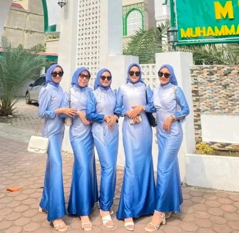 𝐈𝐧𝐬𝐩𝐢𝐫𝐚𝐬𝐢 𝐦𝐨𝐝𝐞𝐥 𝐝𝐫𝐞𝐬𝐬 𝐛𝐫𝐢𝐝𝐞𝐬𝐦𝐚𝐢𝐝𝐬 𝐠𝐫𝐚𝐝𝐚𝐬𝐢 𝐰𝐚𝐫𝐧𝐚 🤍 | Galeri diposting ...