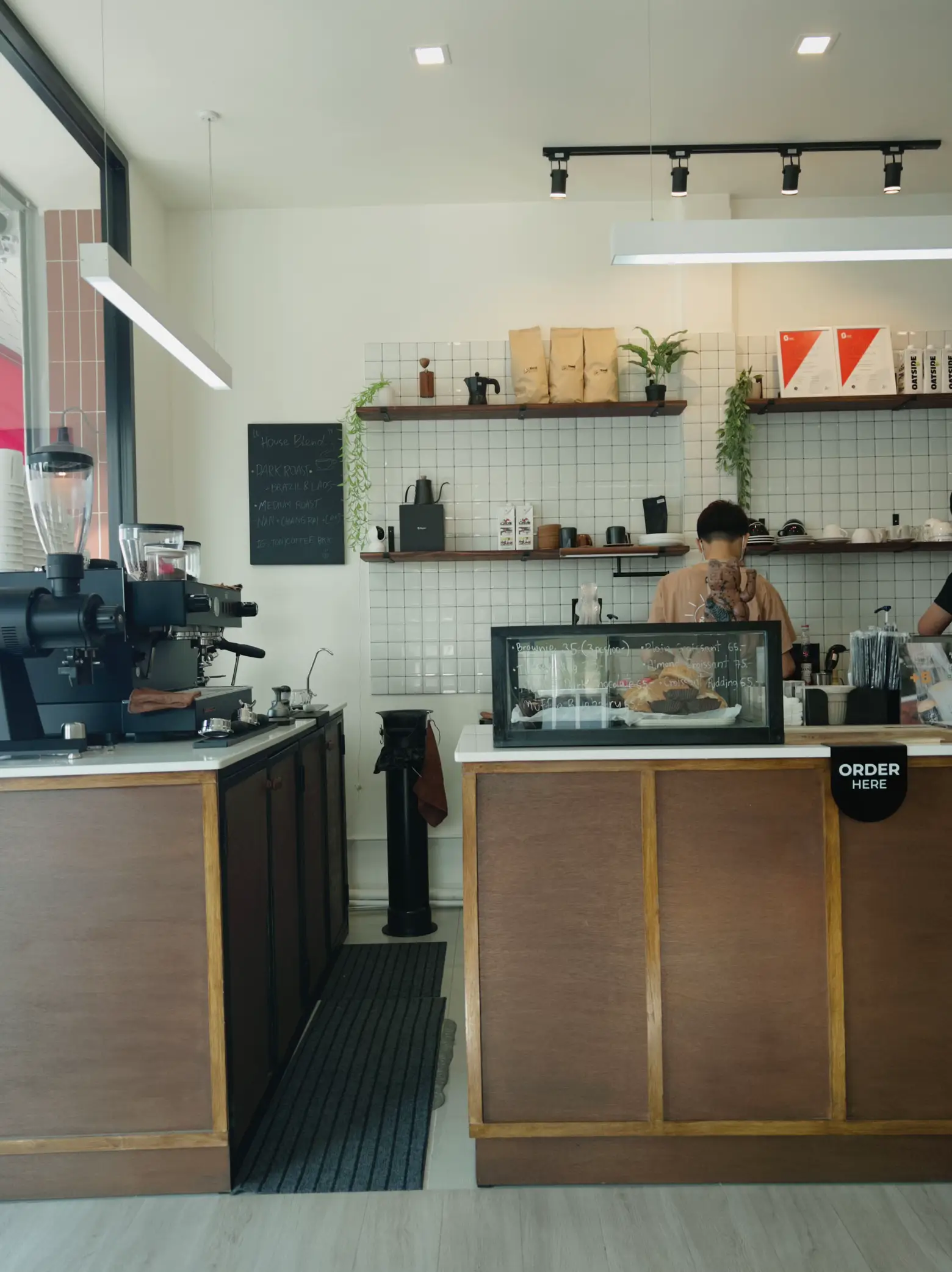 Toni Coffee คาเฟ่ใกล้บ้าน กาแฟดีชาไทยอร่อย 🫶🏻 | แกลเลอรีที่โพสต์โดย Bee ...