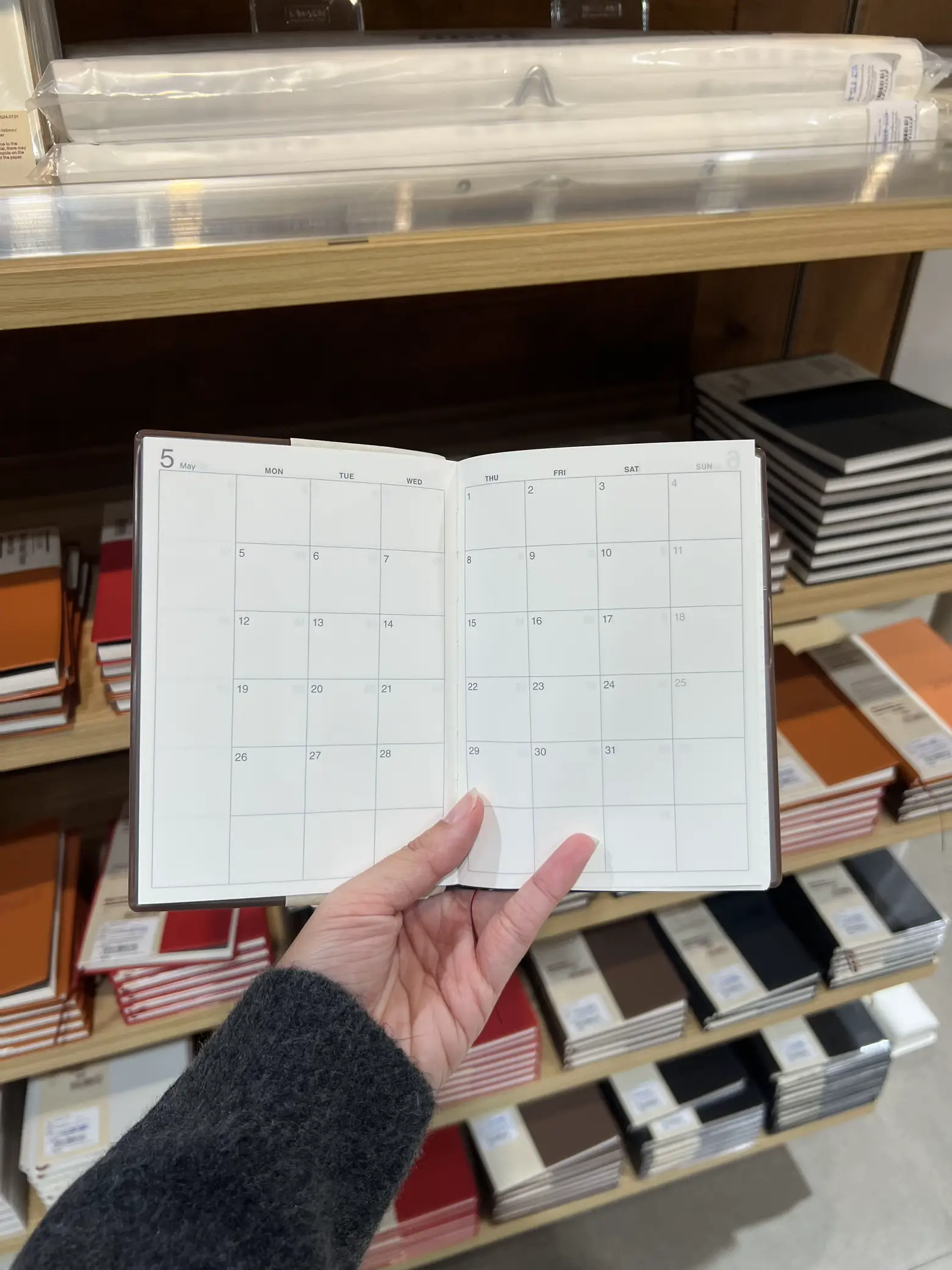 Planner 2025 จาก muji มีสีใหม่ด้วย!🤎 | แกลเลอรีที่โพสต์โดย อโวคาดี้🥑 ...