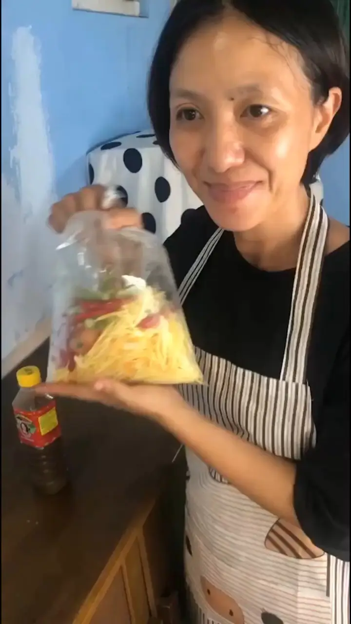 ส้มตำ | วิดีโอที่เผยแพร่โดย Khemika | Lemon8