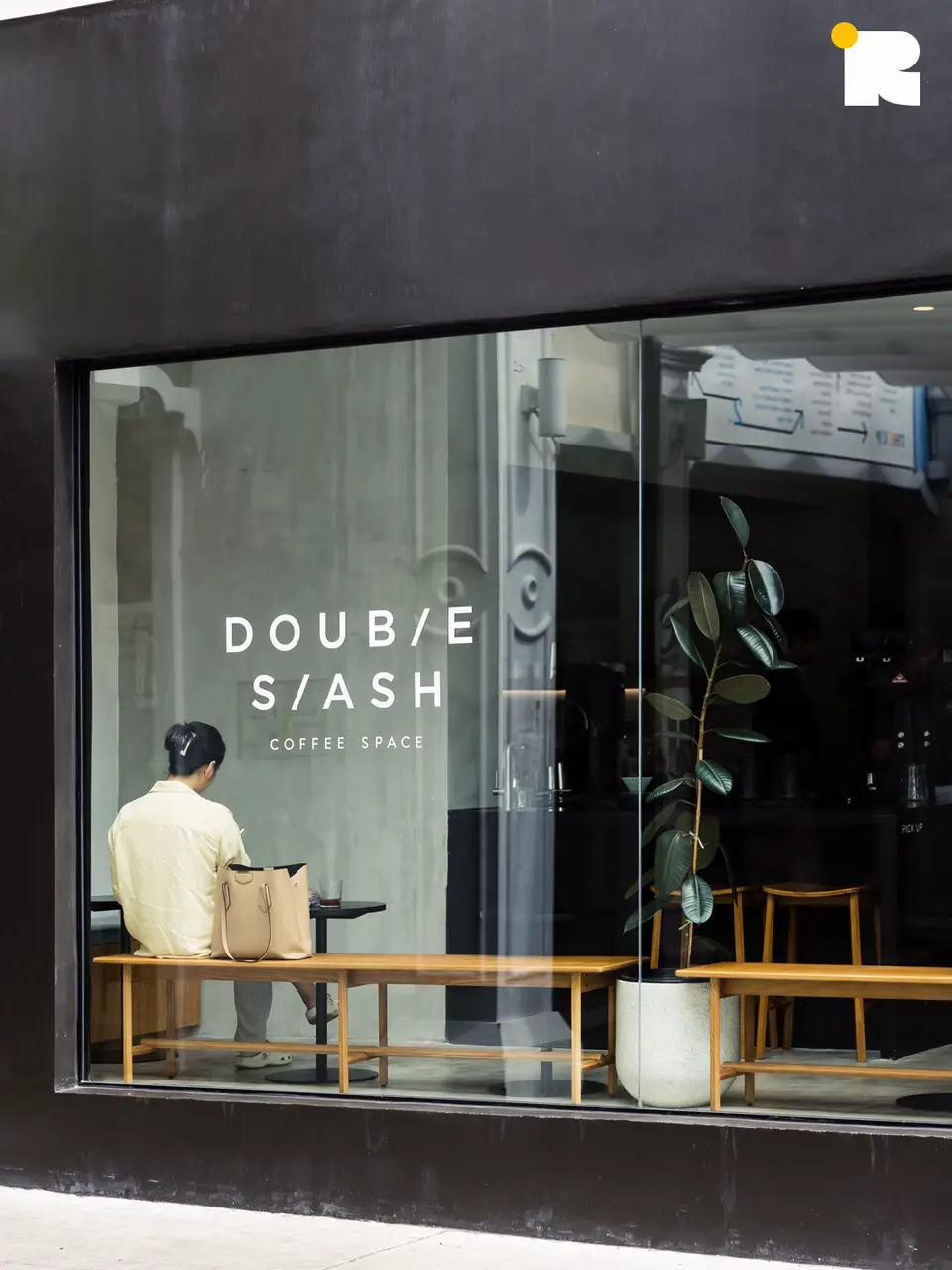 DOUBLE SLASH // สาขาพระราม 3 กลับมาเปิดแล้ว ใหญ่กว่าเดิม | แกลเลอรีที่โพสต์โดย Routeen. | Lemon8