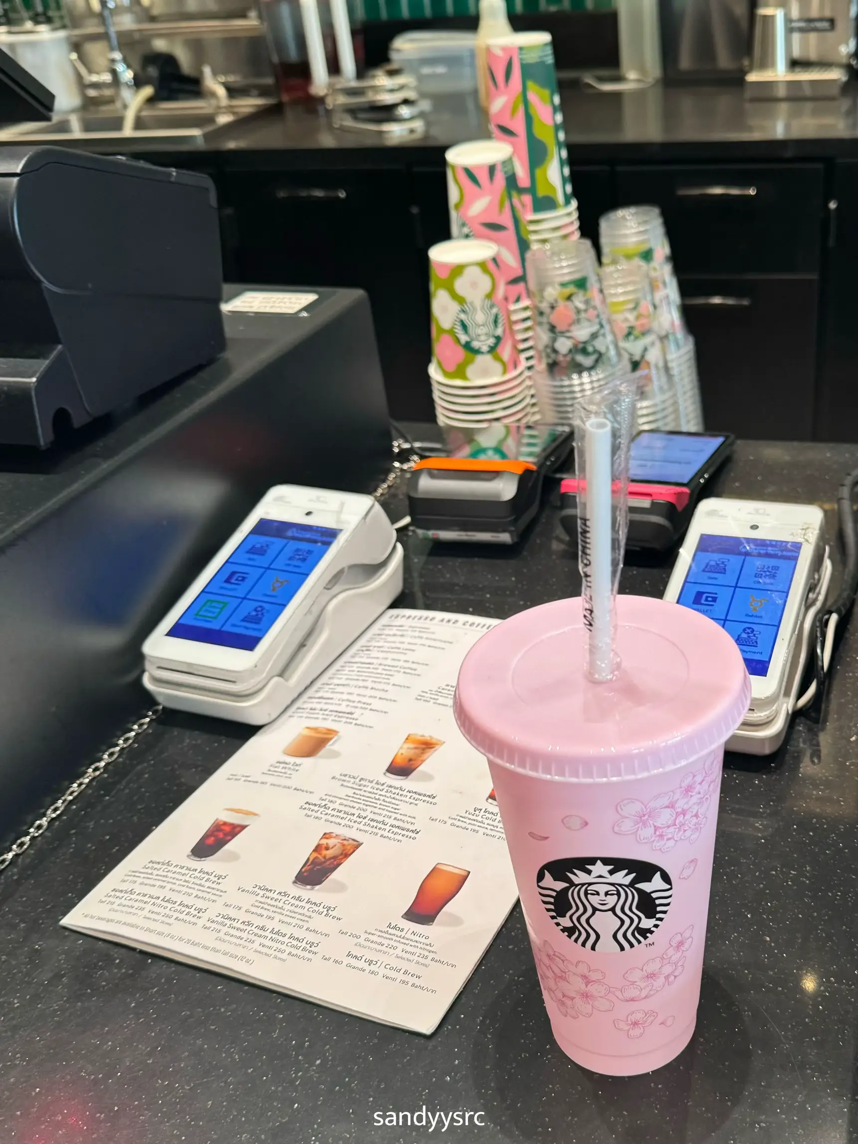 แก้ว Starbucks 2024 “Cherry Blossom Collection” 👀🌸 | แกลเลอรีที่โพสต์โดย sandyysrc | Lemon8