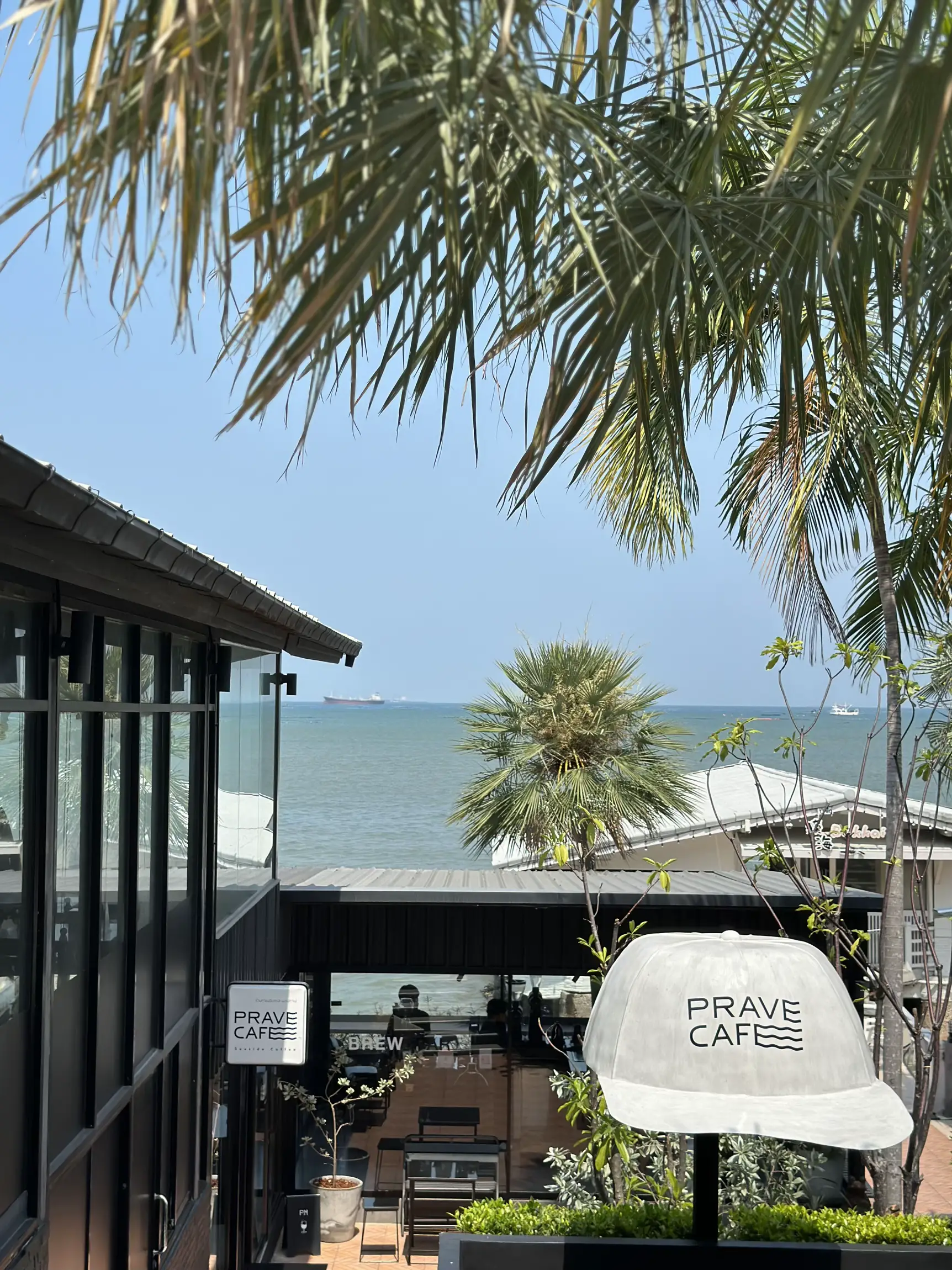 Prave Cafe คาเฟ่ริมทะเลศรีราชา | แกลเลอรีที่โพสต์โดย JourneyThailand ...