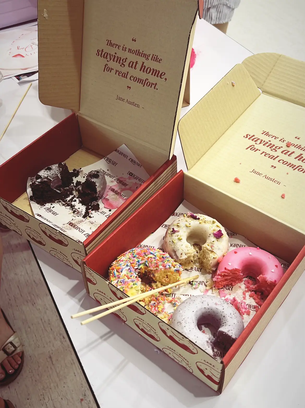 Doughnut library 🍩 | แกลเลอรีที่โพสต์โดย Pksathaka | Lemon8