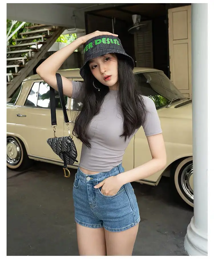 ถ่ายรูป หน้านิ่ง ! ไม่เน้นหน้า แต่เน้นท่า 😌 | แกลเลอรีที่โพสต์โดย Lookpla Chi | Lemon8