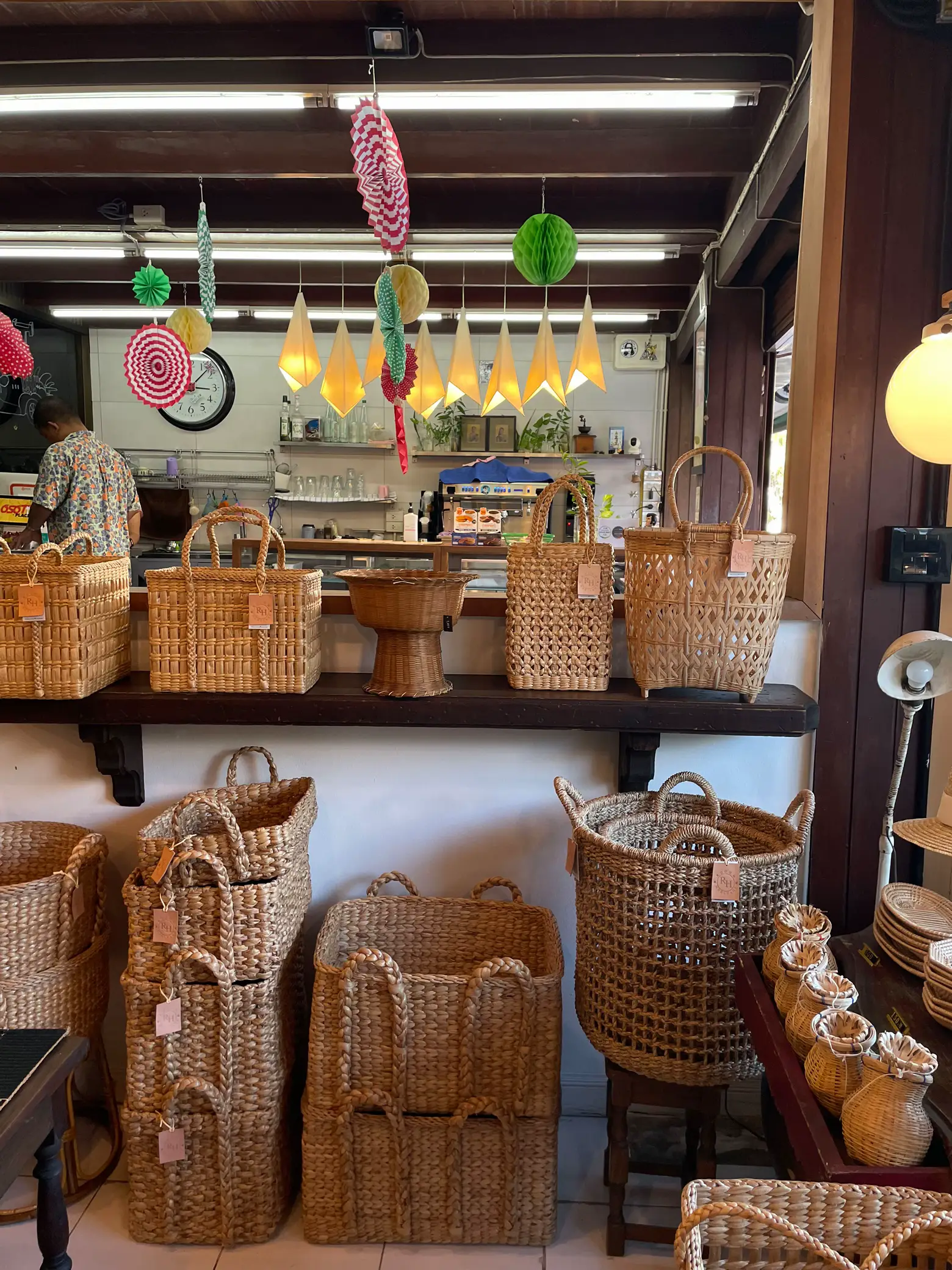 ร้านงานสาน Rough and Heritage หัวหิน | แกลเลอรีที่โพสต์โดย aatomcus | Lemon8