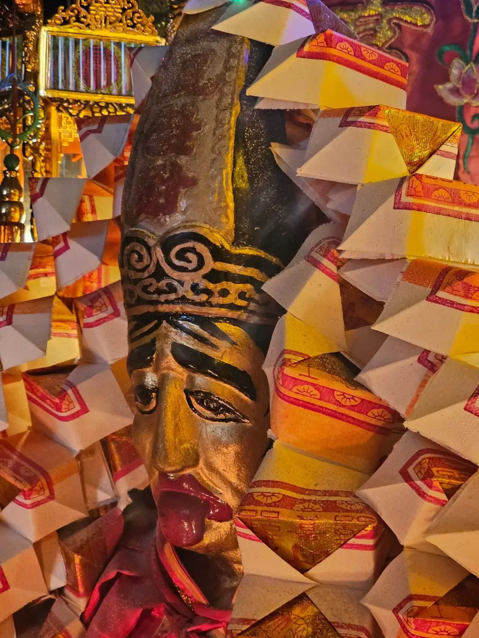 ชวนไปไหว้เทพเจ้าโชคลาภสายนรก ที่วัด Lin Fa Kung Temple | แกลเลอรีที่ ...