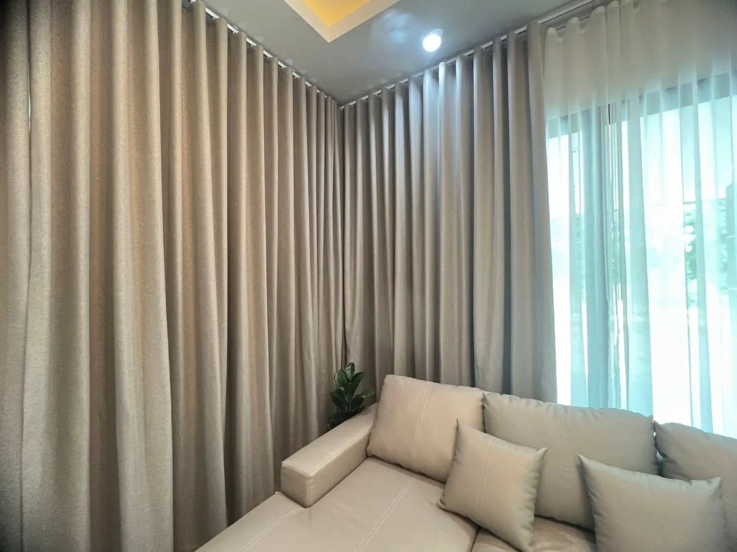 ผ้าม่านกันแสง มินิมอล | แกลเลอรีที่โพสต์โดย TK INTERIOR | Lemon8