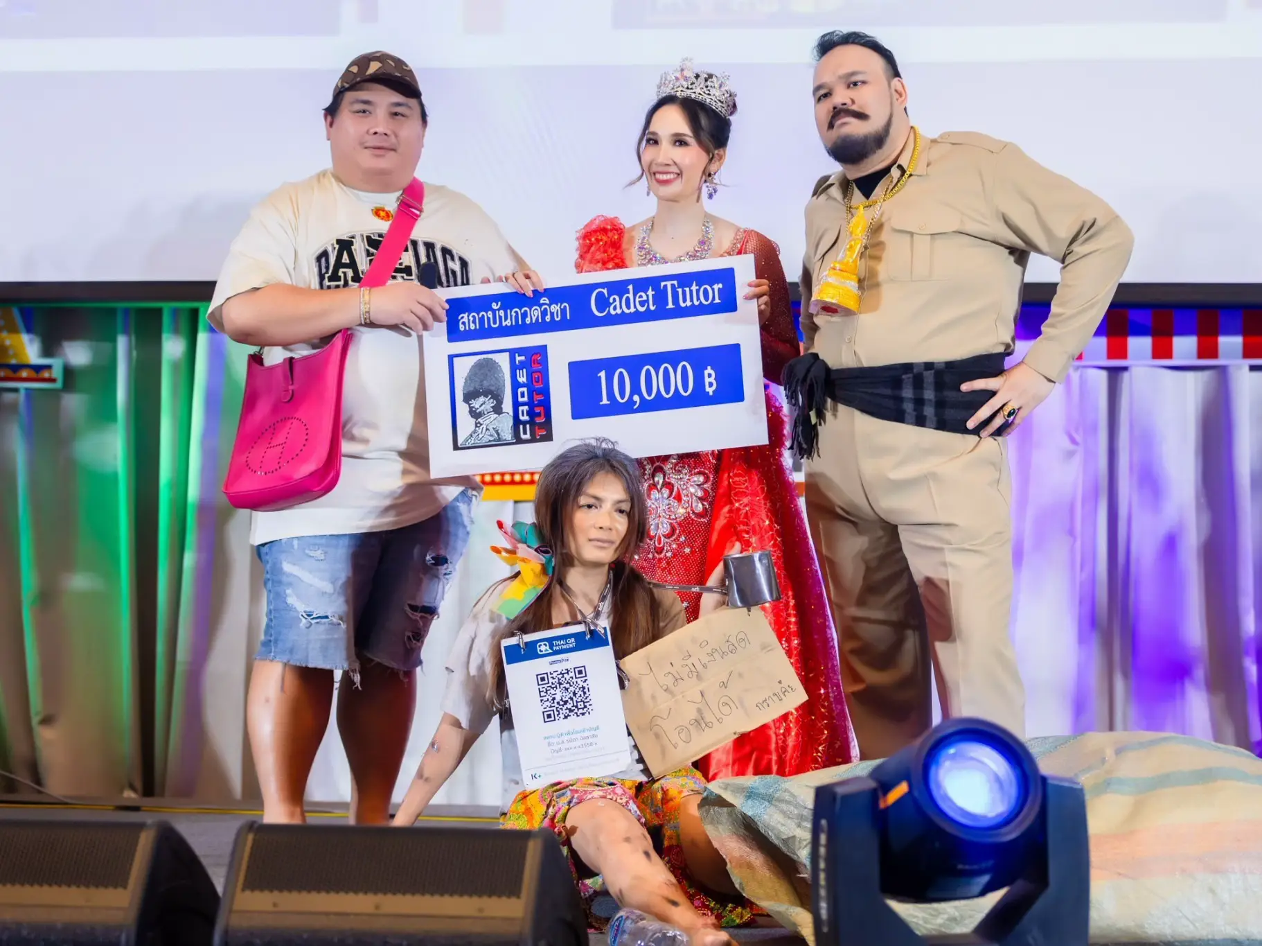 ธีมงานวัด กินเลี้ยงปีใหม่ TCF Party2025 | แกลเลอรีที่โพสต์โดย Ramida Padsasai | Lemon8