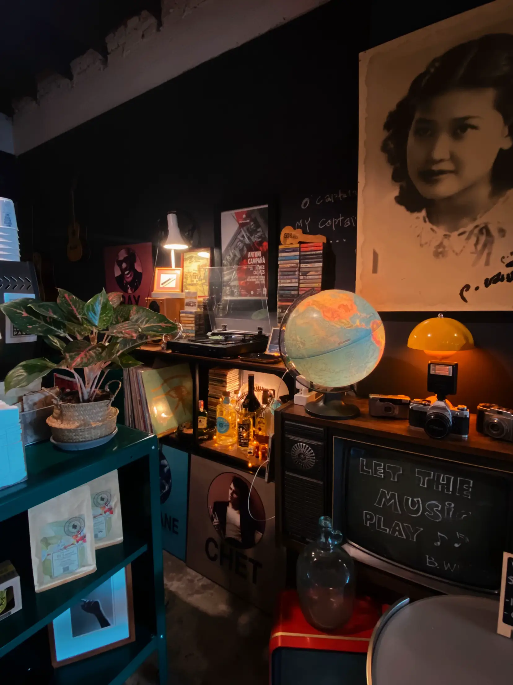 ร้านกาแฟ vibes ดีๆ หลังกรมขนส่ง 🕊️ | แกลเลอรีที่โพสต์โดย Tasai_mean | Lemon8