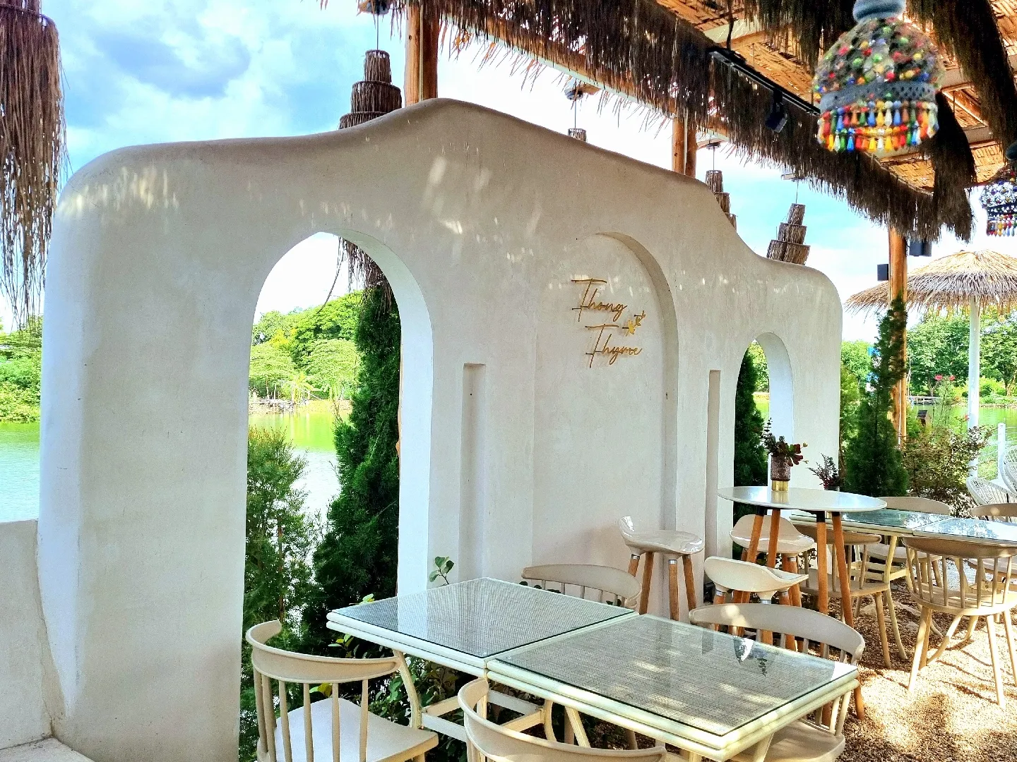 Thong Thyme Café //ฟีลดีริมน้ำ | แกลเลอรีที่โพสต์โดย oillyyung | Lemon8