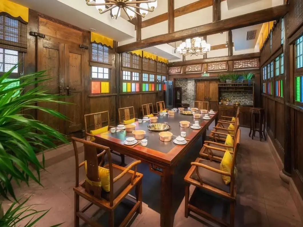 หมาล่าหม้อไฟตามรอยจางหลิงเฮ่อ | แกลเลอรีที่โพสต์โดย emeili | Lemon8