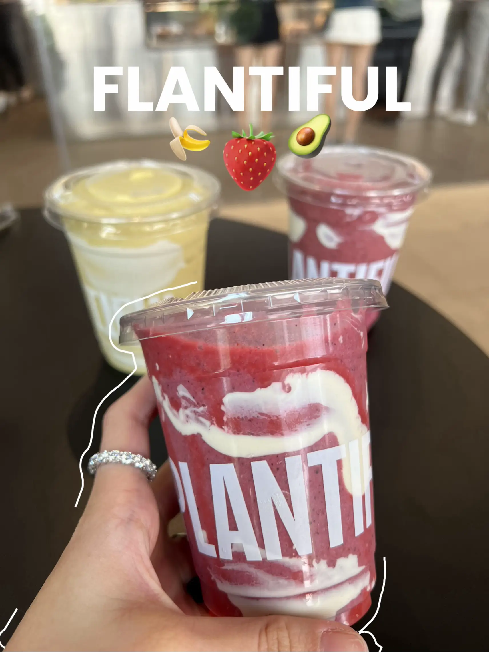 Plantiful smoothie🍓🥑(EREWHON TH) | แกลเลอรีที่โพสต์โดย Vewvich | Lemon8