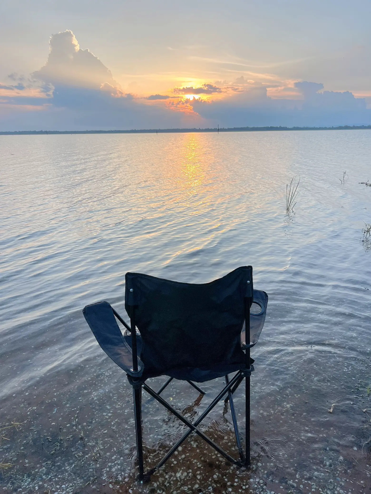 เขื่อนอุบลรัตน์🌅 ลานนับดาว🌌 | แกลเลอรีที่โพสต์โดย Pran | Lemon8