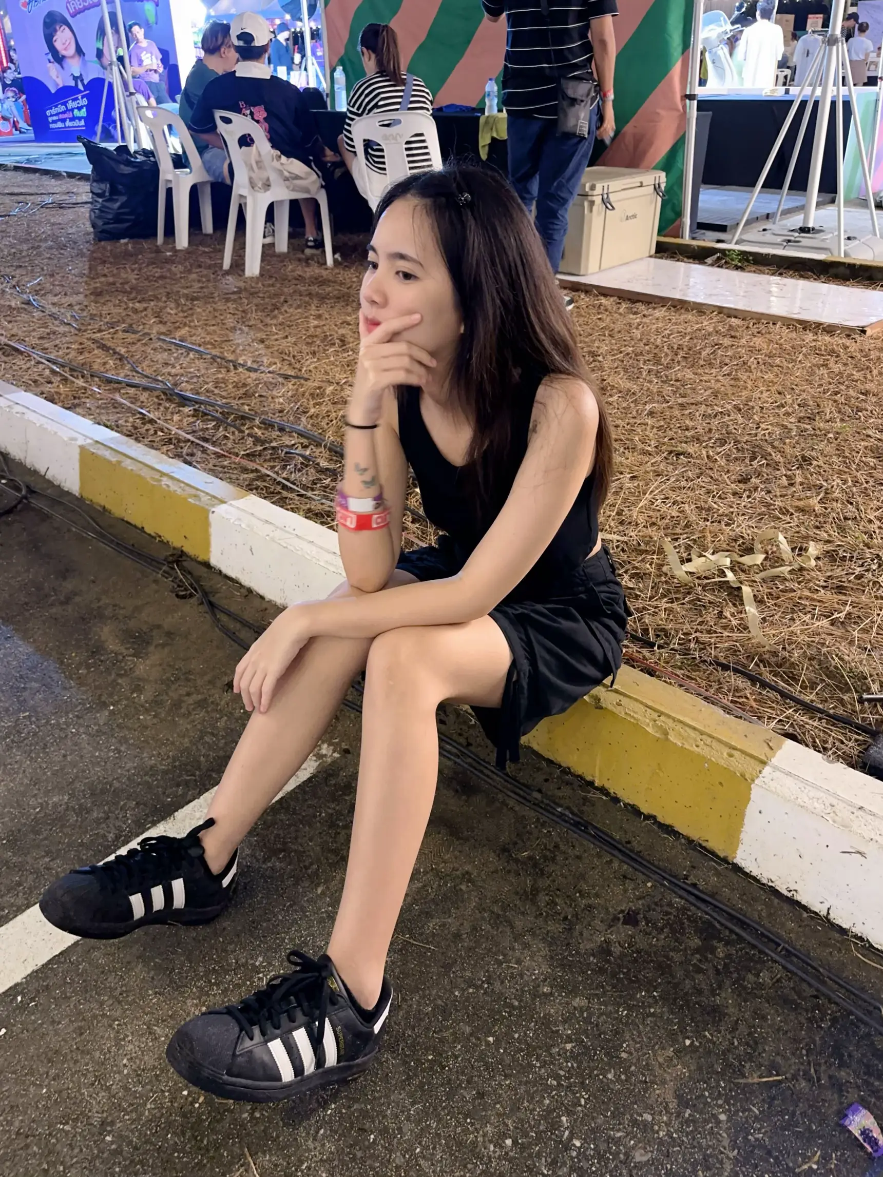 OOTDไปคอนเสิร์ตแบบเท่ๆ🎱 | Gallery posted by NN | Lemon8