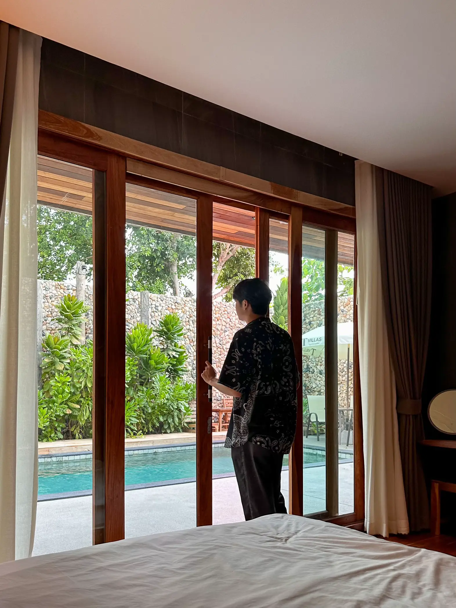 ที่พักพูลวิลล่าสระบุรีเงียบสงบ เหมาะกับการพักผ่อน 🌳🛖 | แกลเลอรีที่โพสต์โดย On the cafe | Lemon8