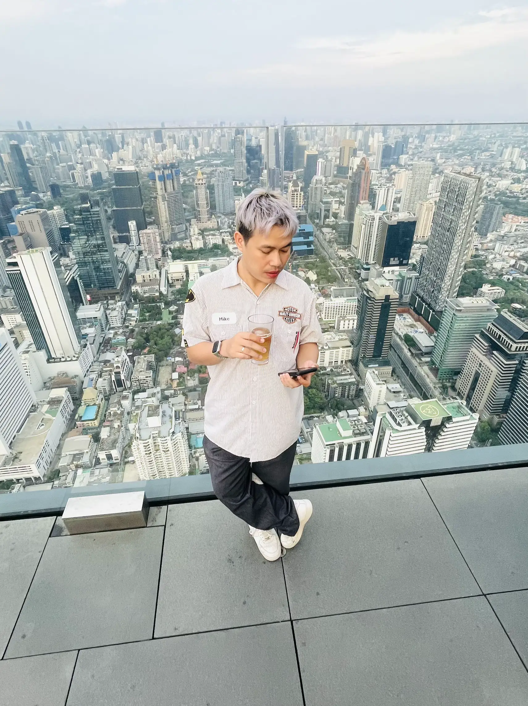 รีวิวขึ้นตึกมหานครด้วยงบหลักร้อย | แกลเลอรีที่โพสต์โดย Np.petch | Lemon8