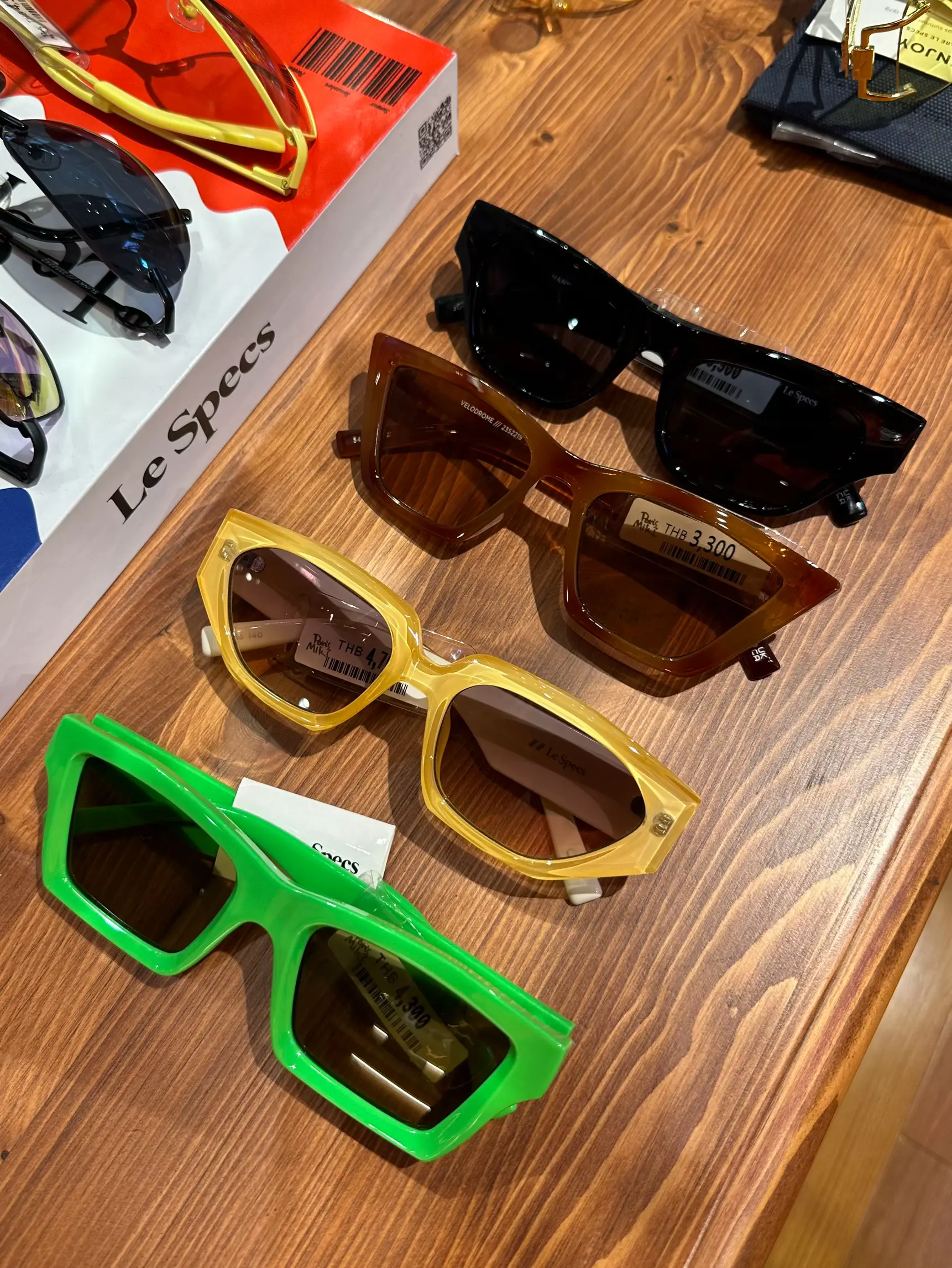พิกัดแว่นตา Le Specs 🕶️ ที่ Central World | แกลเลอรีที่โพสต์โดย Mntp ...