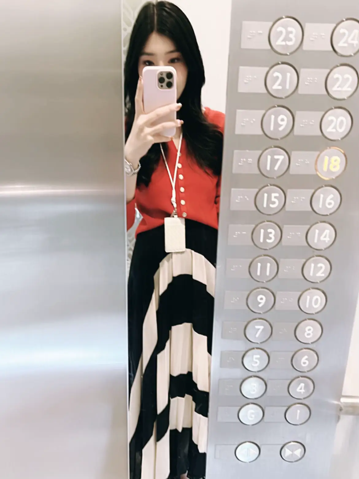 Office Outfit ฉบับสาวขี้เกียจ👗👚 | แกลเลอรีที่โพสต์โดย JUTHA🩷 | Lemon8