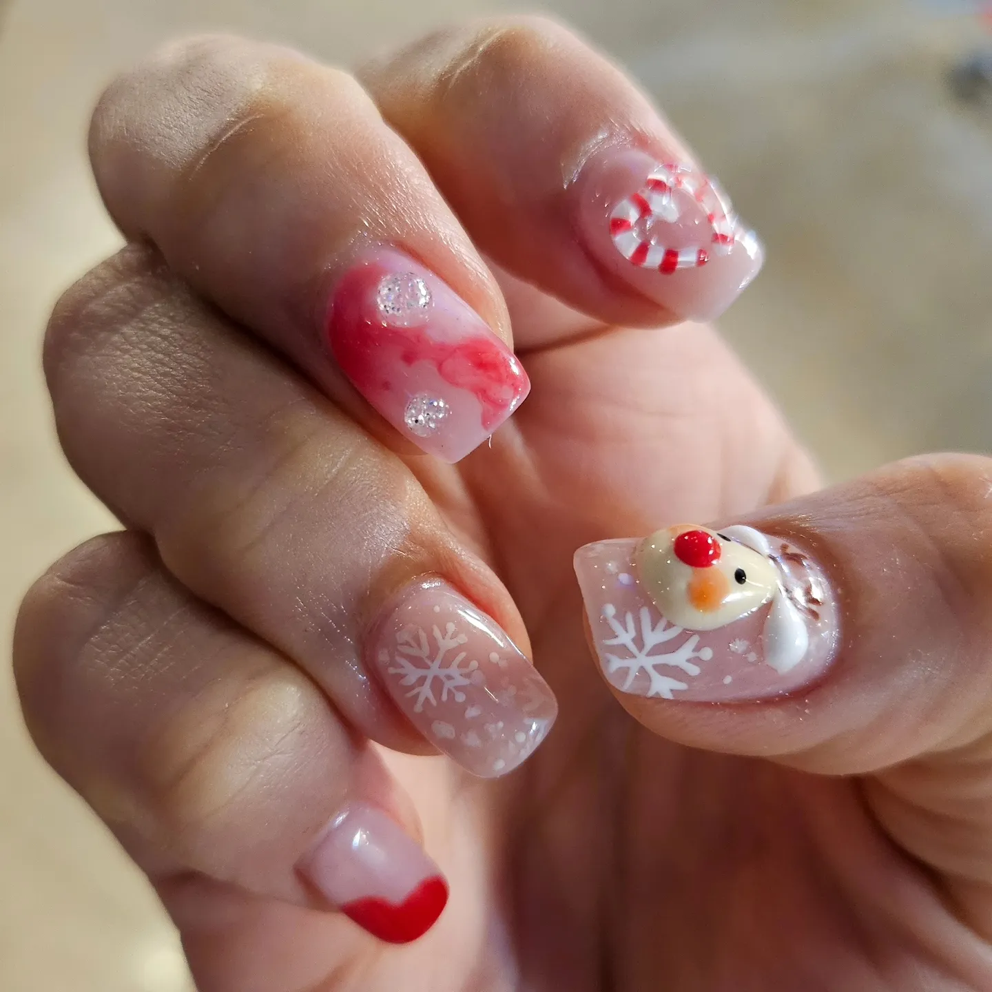 เพ้นท์เล็บ Christmas | แกลเลอรีที่โพสต์โดย Siri yui | Lemon8