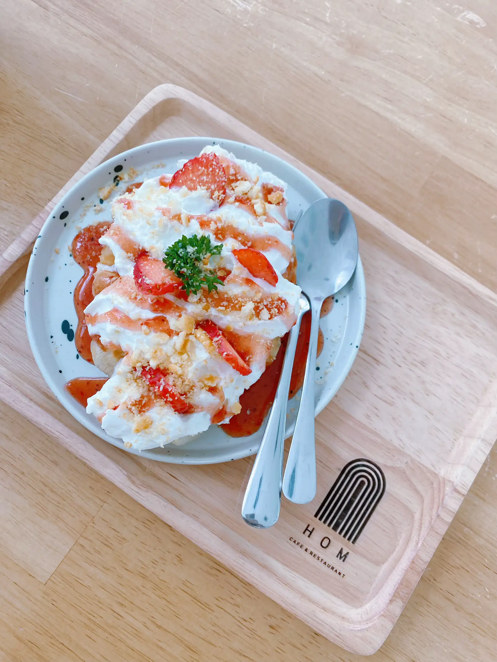 Hom cafe and restaurant | แกลเลอรีที่โพสต์โดย PeeMai | Lemon8