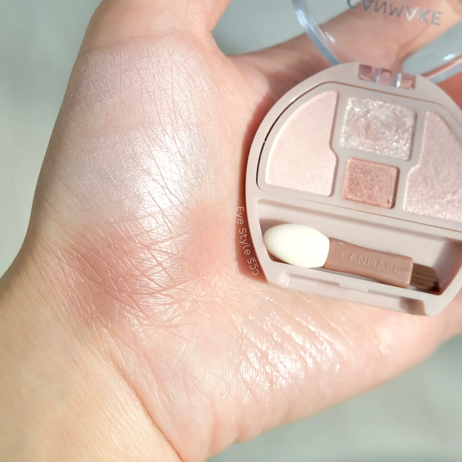 เพื่อนแท้ดอลลี่อาย Canmake สี 01 Apricot | แกลเลอรีที่โพสต์โดย Eye Style รีวิว | Lemon8