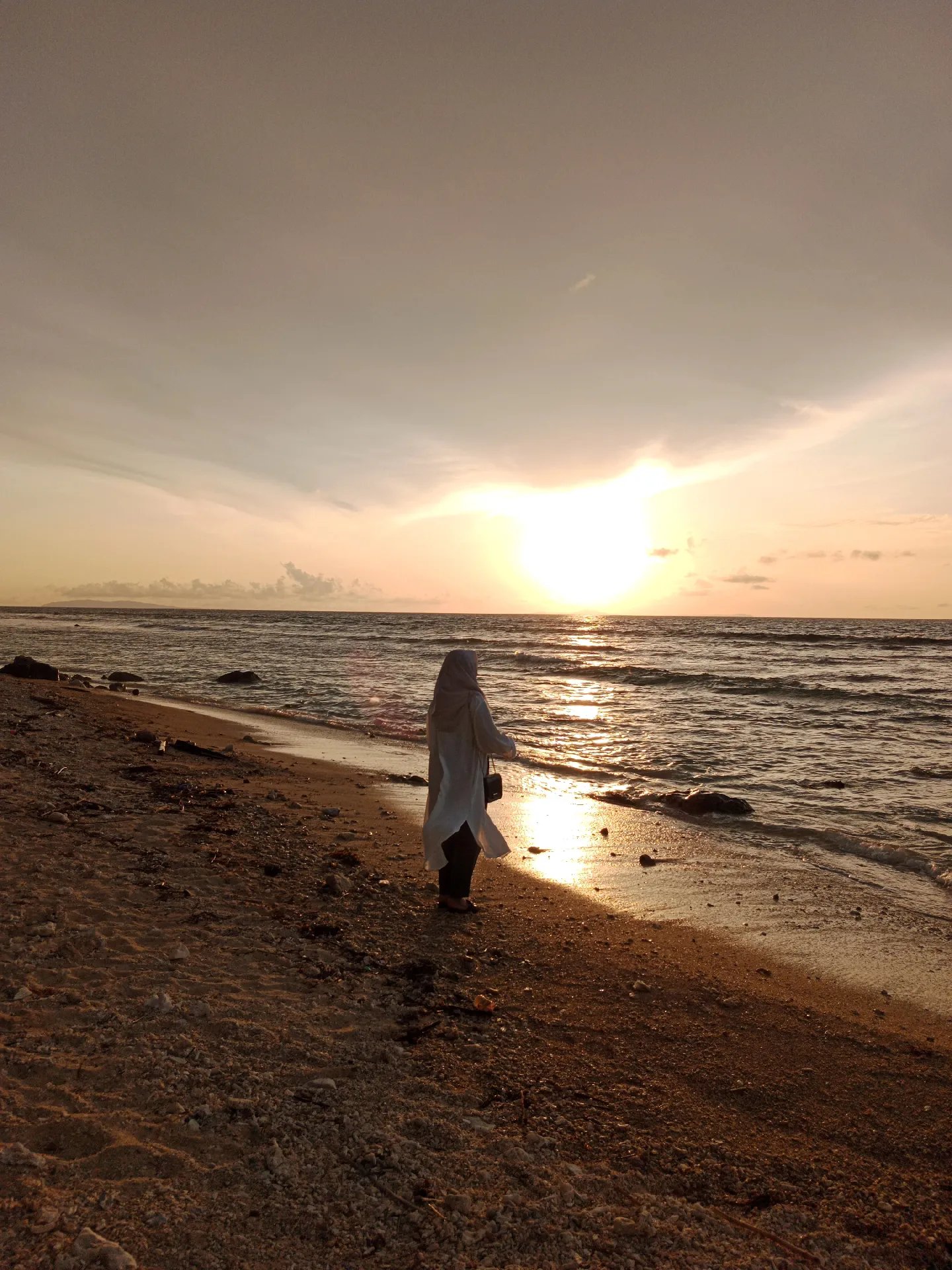 sunset beach | Galeri diposting oleh haniaa_ | Lemon8