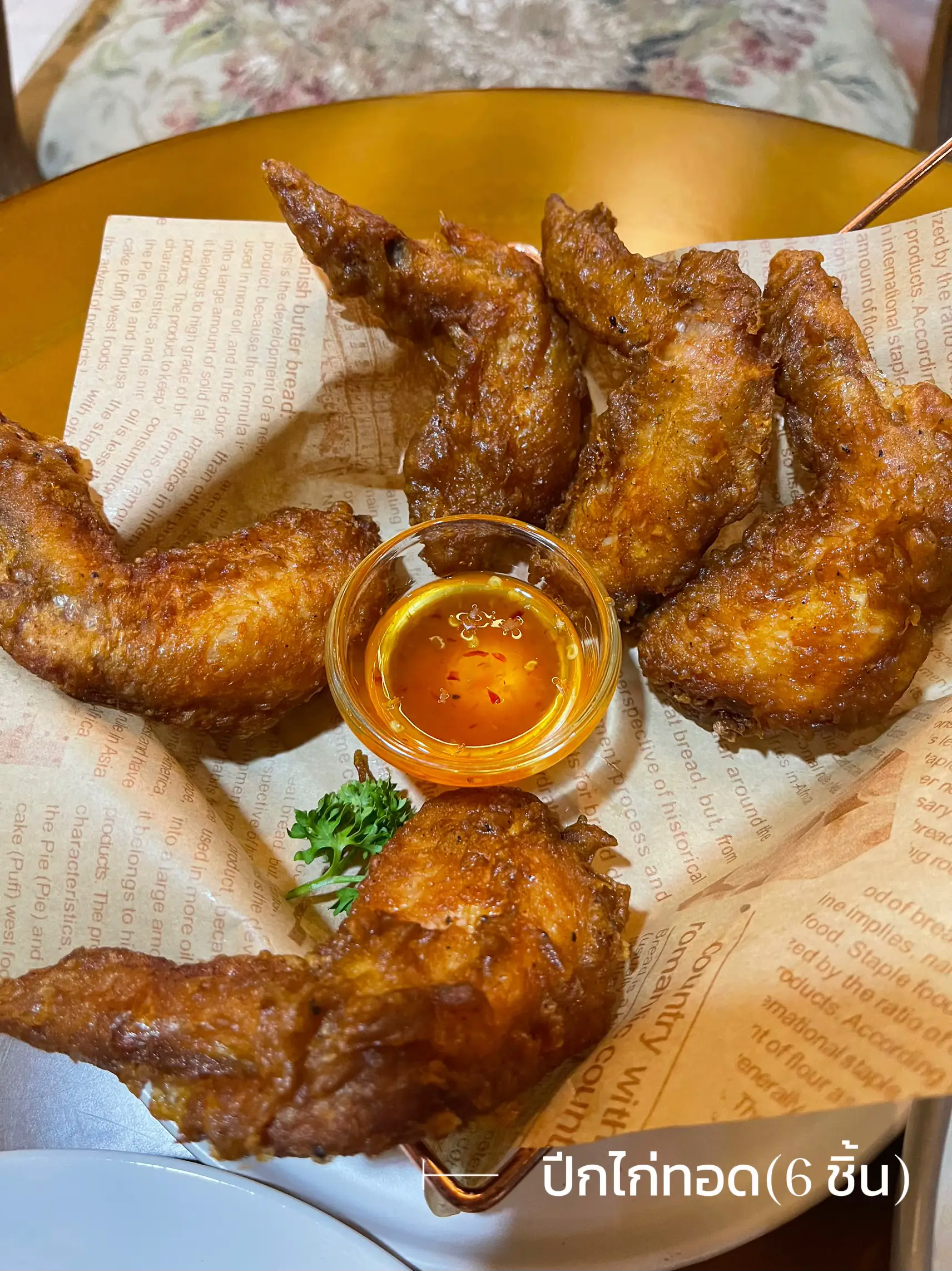 คาเฟ่ธีมคริสต์มาส ย่านฝั่งธน | แกลเลอรีที่โพสต์โดย uberry | Lemon8