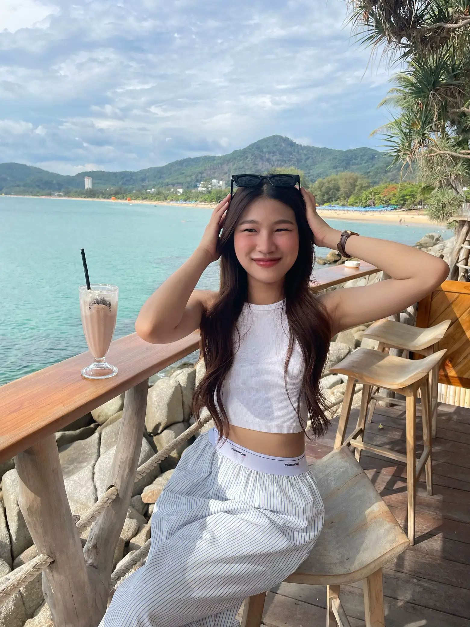 คาเฟ่เปิดใหม่ feeling good The Commune Terrace & Bar | แกลเลอรีที่โพสต์โดย Jamm🧸📸 | Lemon8