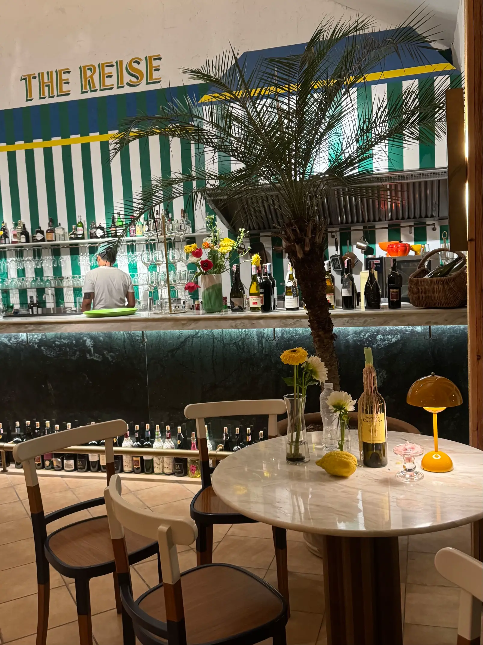 พาไปทานอาหารที่The Reise🍋🍝🍕🫶🏼 | แกลเลอรีที่โพสต์โดย on a whim | Lemon8