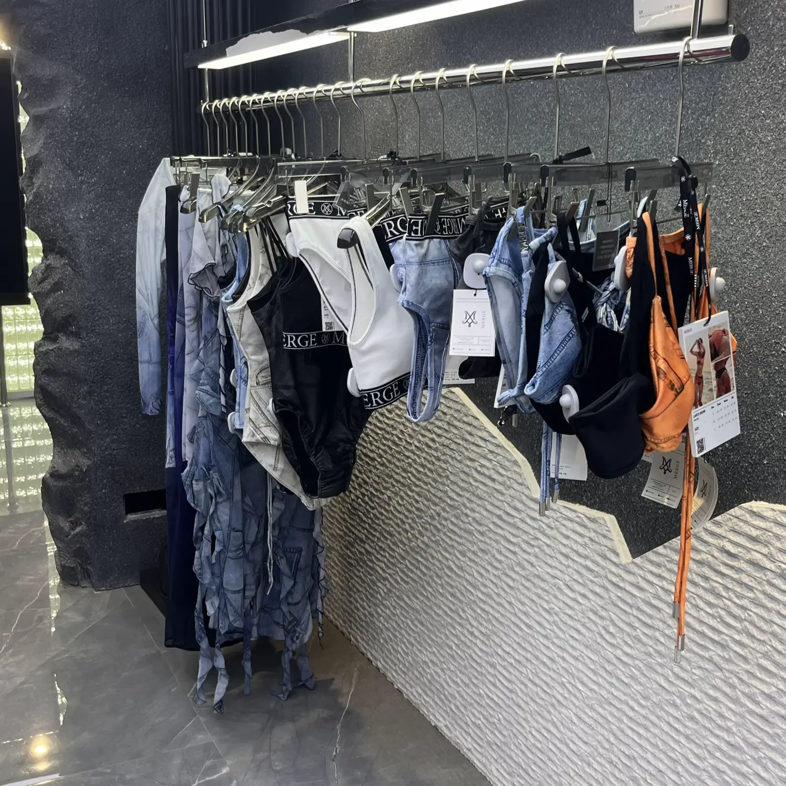 Merge เค้ามี flagship store แล้วนะ สยาม ซอย2! | แกลเลอรีที่โพสต์โดย ...