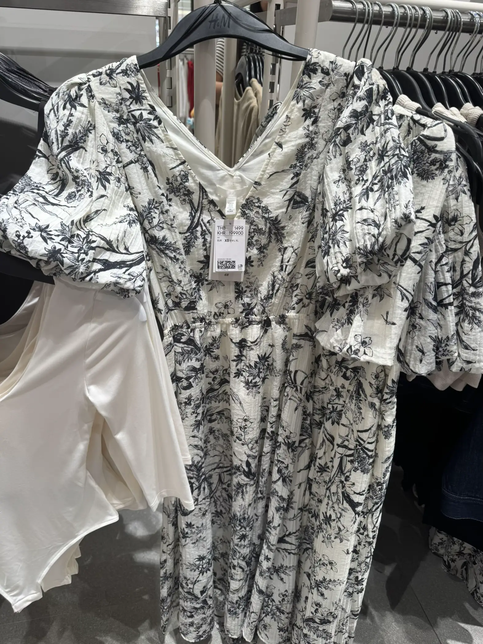 1 แถม 1 ทั้งร้าน h&m black friday🛍️🖤 | แกลเลอรีที่โพสต์โดย Nnnn🩵 | Lemon8