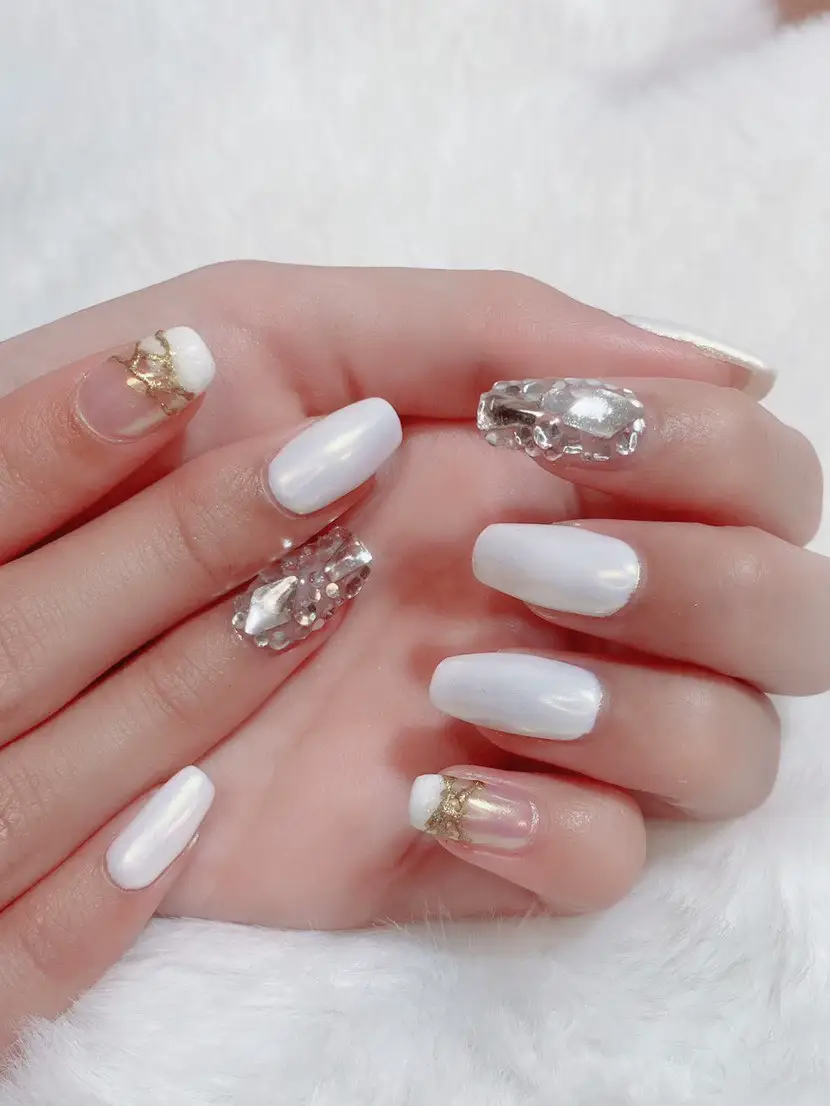 Nail color is very difficult to get in and out. Elegant, super stylish ...