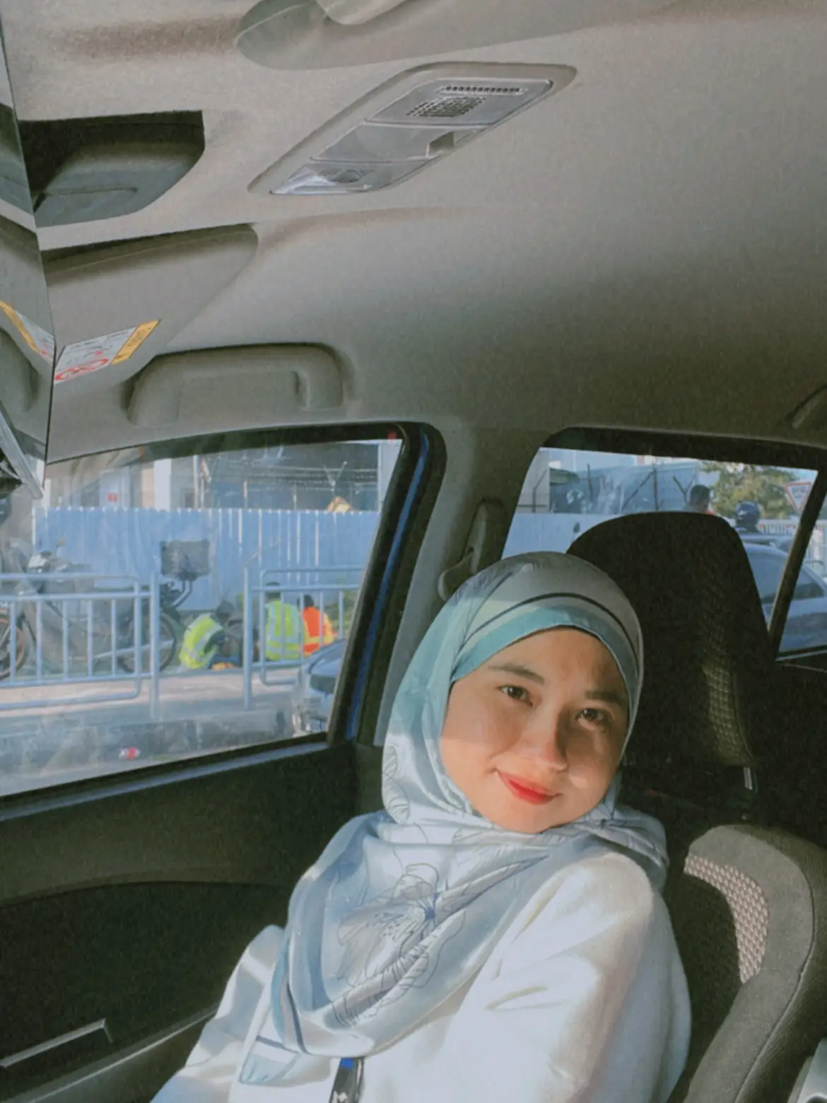 PICTURES IN CAR | Galeri disiarkan oleh Shika | Lemon8