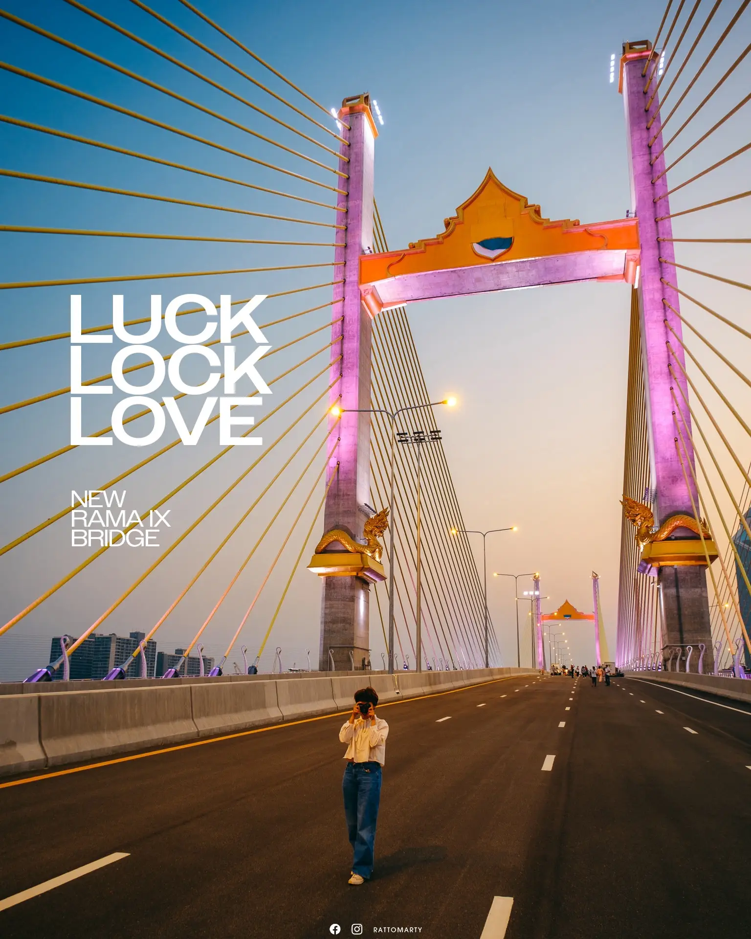 Come up and take a picture on the parallel bridge of Rama 9 Bridge. 📸🩷😍 ...