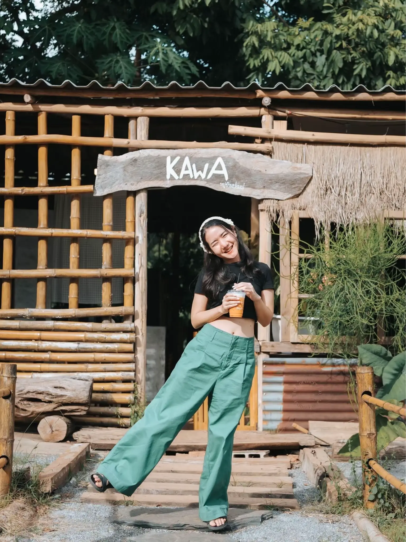 KAwA คาเฟ่เล็กๆ ริมแม่น้ำแควน้อย จ.กาญจนบุรี | แกลเลอรีที่โพสต์โดย ล่ะอ่อนคิ้วหนา | Lemon8