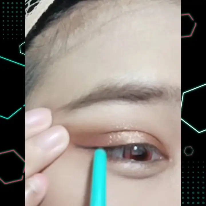 แชร์การเขียนeyelinerที่ชอบใช้เวลาคอสเพลย์ วิดีโอที่เผยแพร่โดย