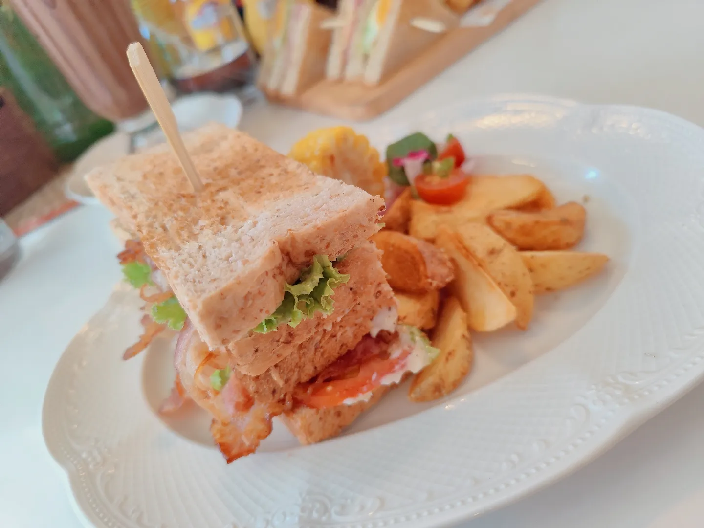 sun rays | แกลเลอรีที่โพสต์โดย Serenitygallery | Lemon8