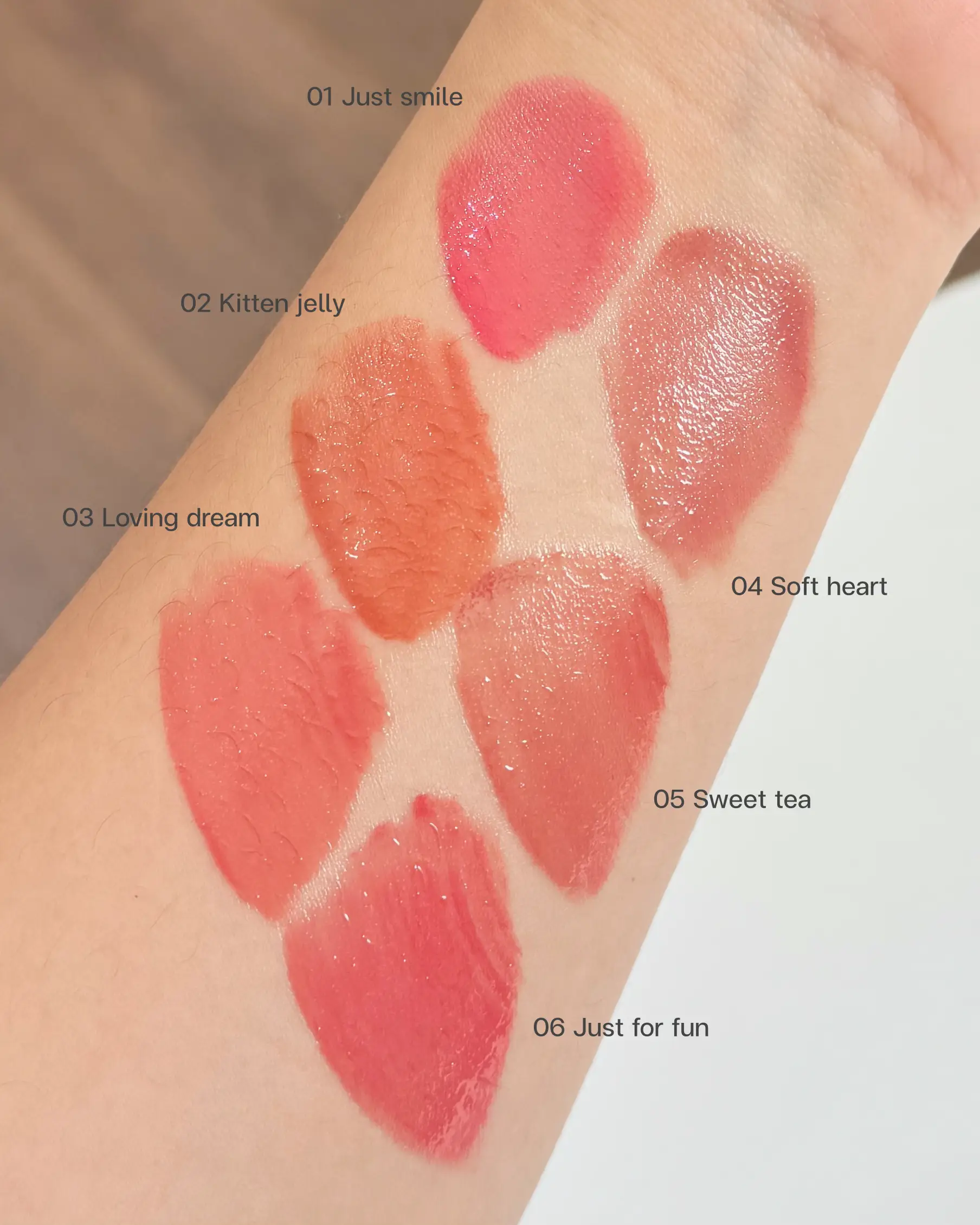 ลิปแลคเกอร์ FLORTTE Girl ‘s World 💓🦋 | แกลเลอรีที่โพสต์โดย พักรบรีวิว | Lemon8