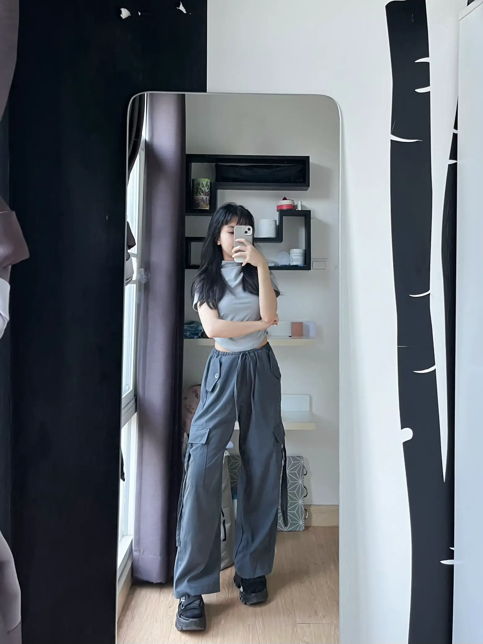 Ootd 150cm🩶แมทช์ลุค All-Gray กับกางเกงคาร์โก้👀 | แกลเลอรีที่โพสต์โดย Boxofsher 🎀 | Lemon8