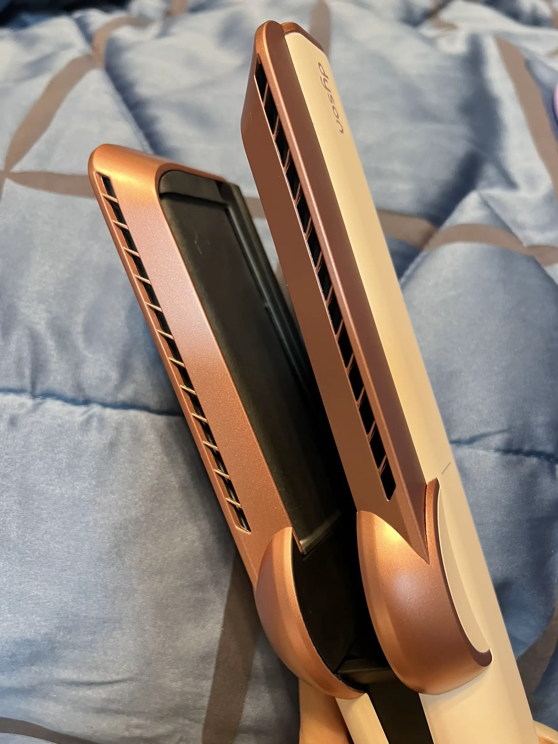 Dyson AirStrait! Worth it? 🛁🪞💁🏼‍♀️ | Gallery posted by 𓂋 𝐀𝐑𝐌 | Lemon8