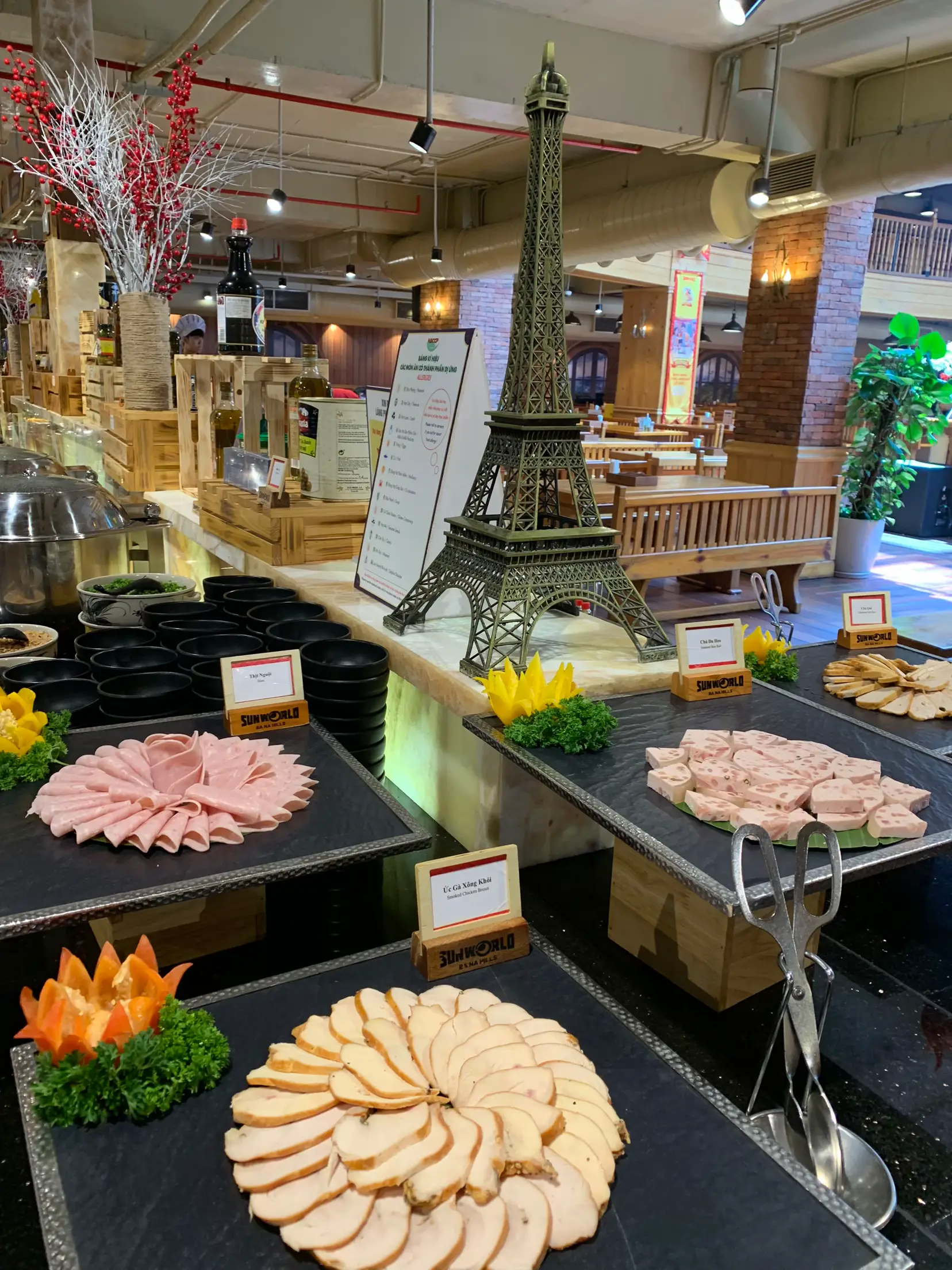 ร้านอาหารที่ Ba na hills | แกลเลอรีที่โพสต์โดย Smxlx🦋🦊 | Lemon8