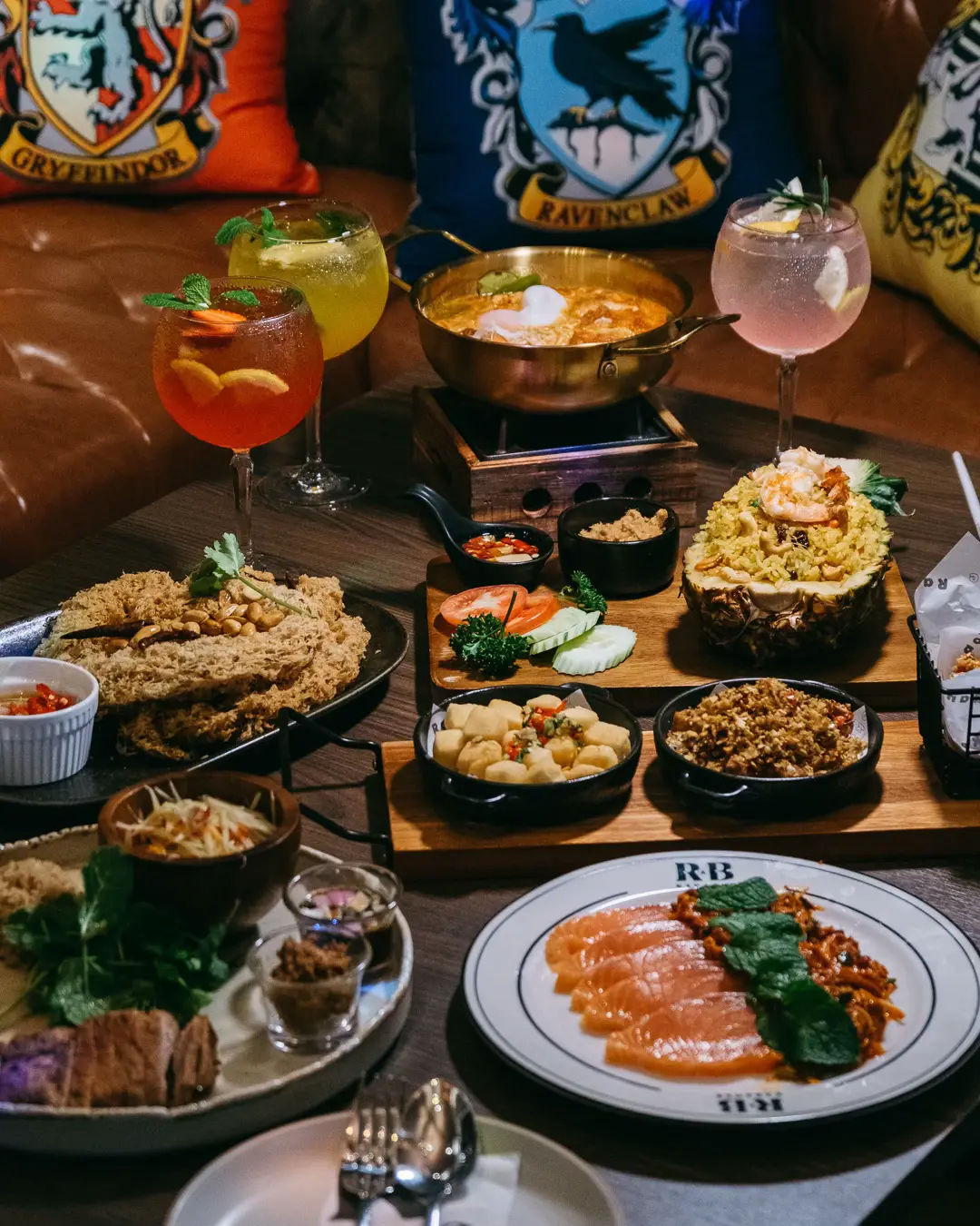 ร้อง ฟิน กินเพลิน! คาราโอเกะธีมเทพนิยายสุดชิคที่ Echo House🎤 | แกลเลอรีที่โพสต์โดย Rattomarty ...