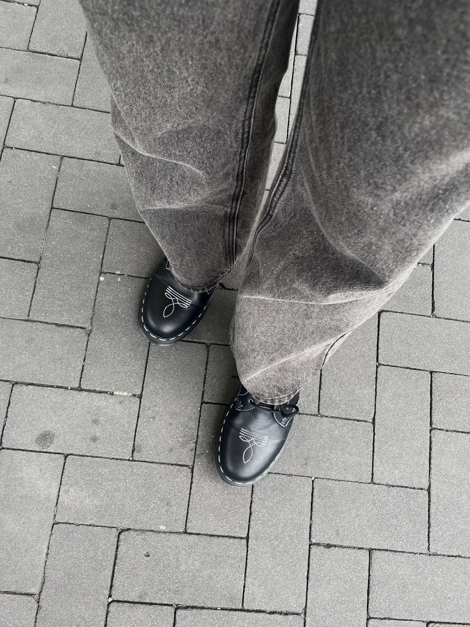 Dr.martens ลด 25% | แกลเลอรีที่โพสต์โดย Sakditat Nick | Lemon8