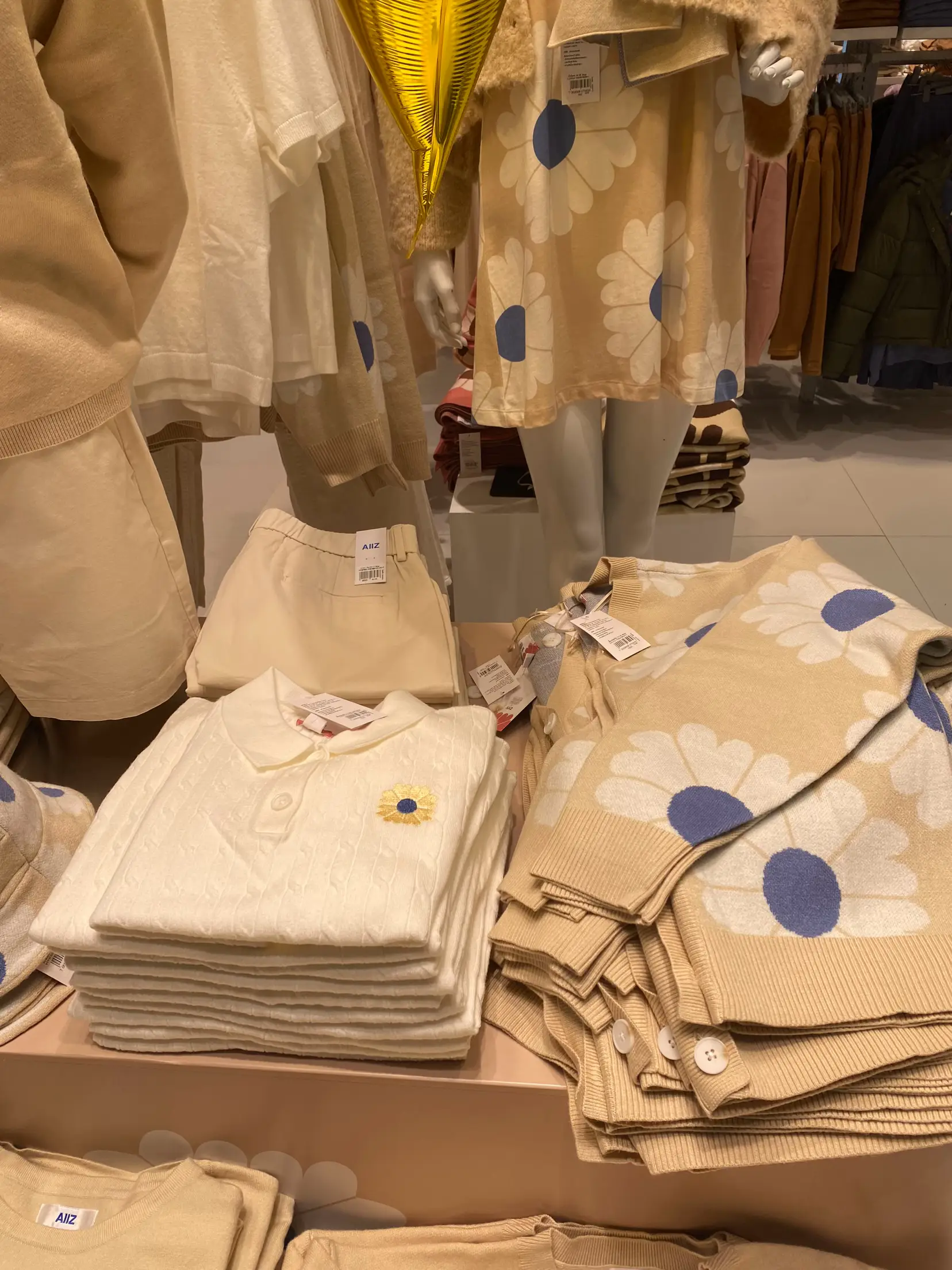 AIIZ มีโปรโมชั่น 1 แถม 1 และลด 50% | แกลเลอรีที่โพสต์โดย Bumrptb | Lemon8