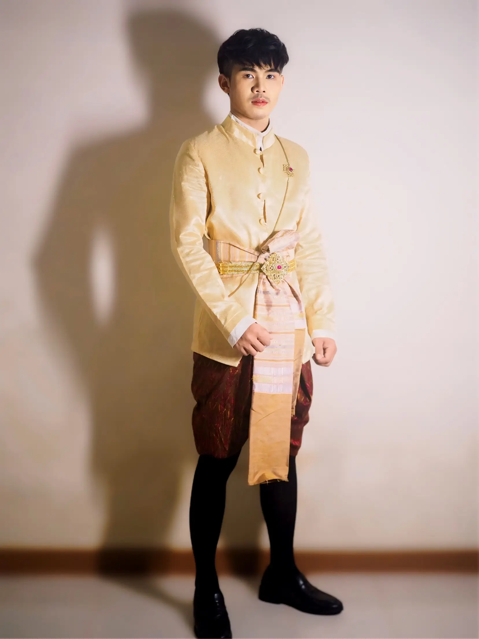 แต่งชุดไทยผู้ชาย | แกลเลอรีที่โพสต์โดย Man.U Martin | Lemon8