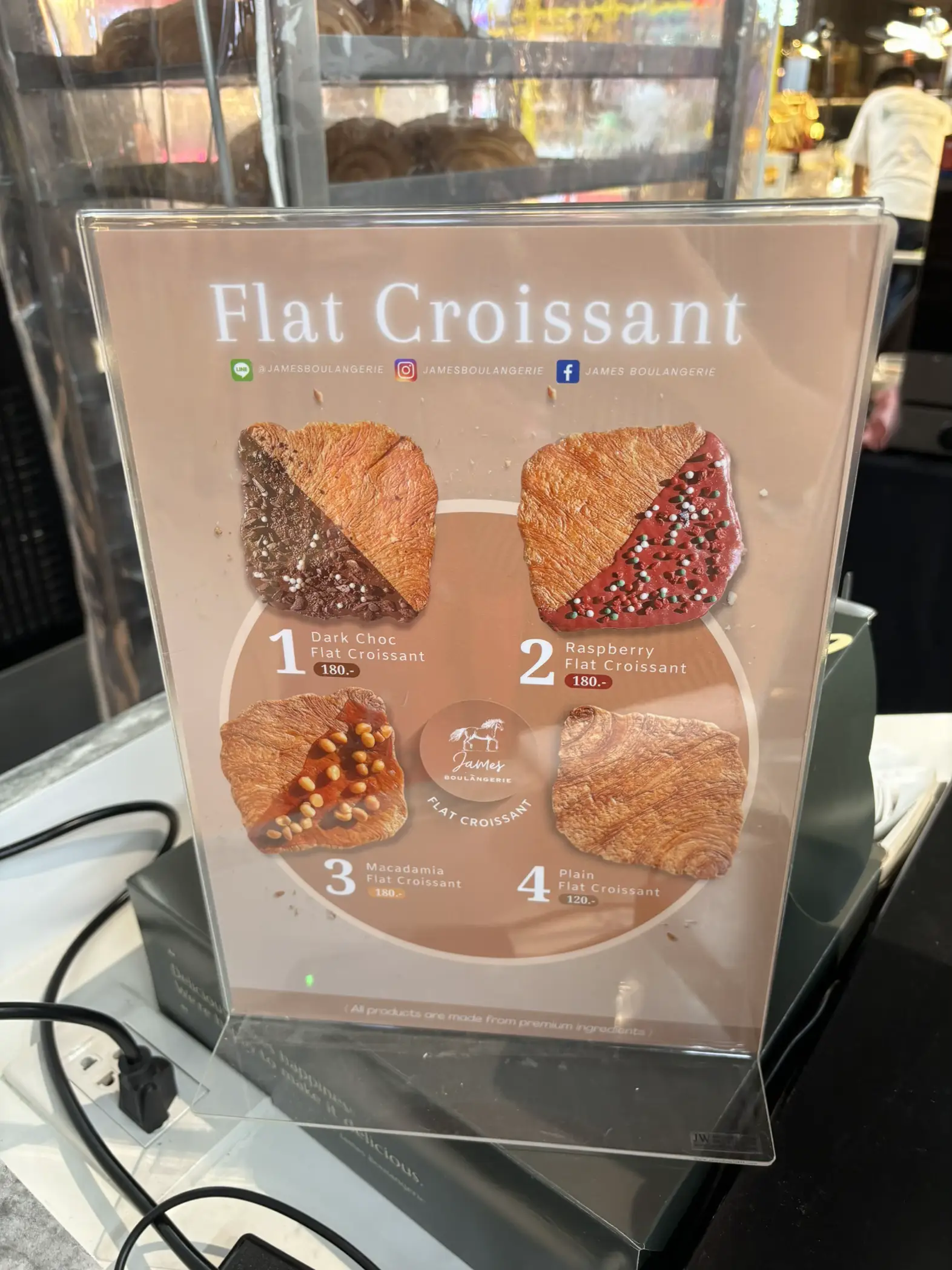 Flat croissant 🥐🥐🥐 | แกลเลอรีที่โพสต์โดย mg | Lemon8