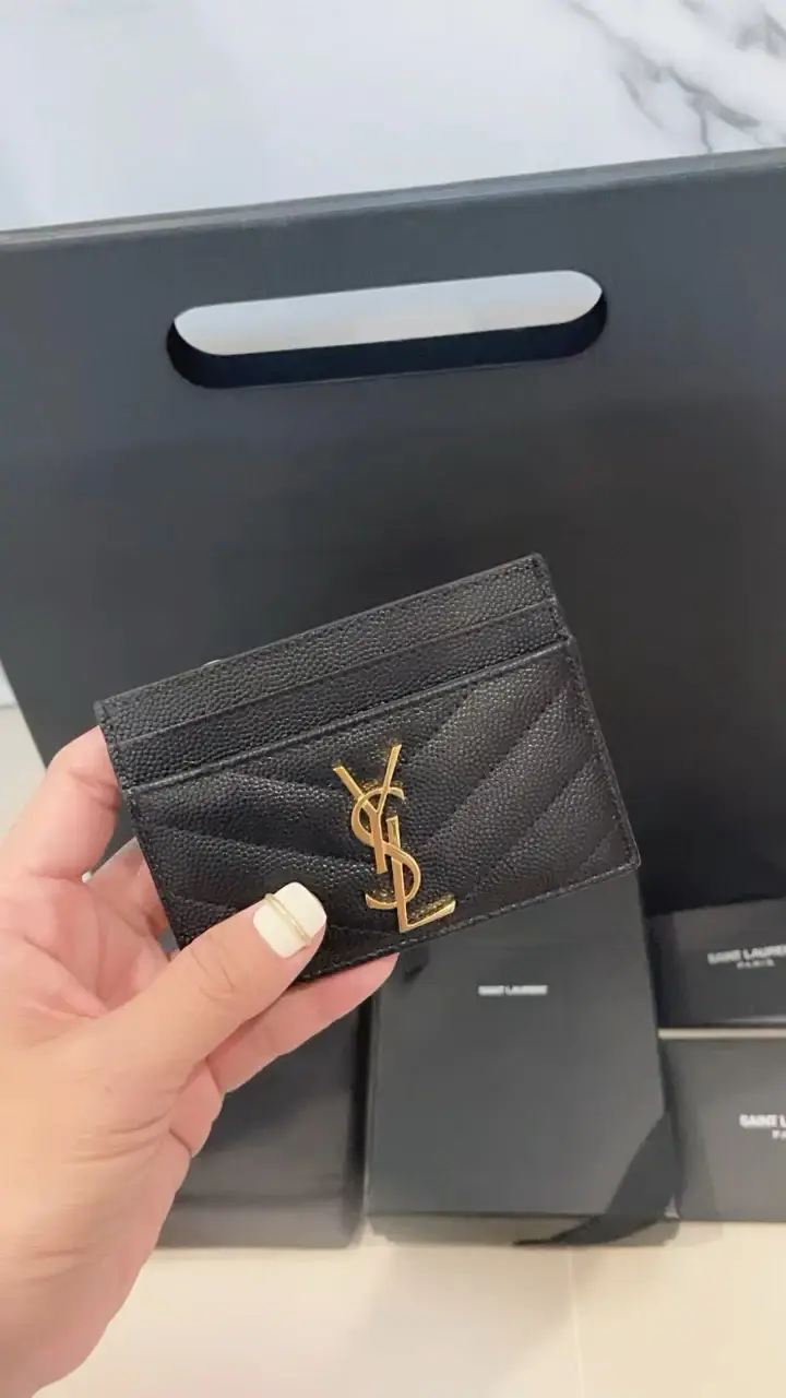 Ysl Card holder 🔅 | วิดีโอที่เผยแพร่โดย Piripiriyaphon | Lemon8