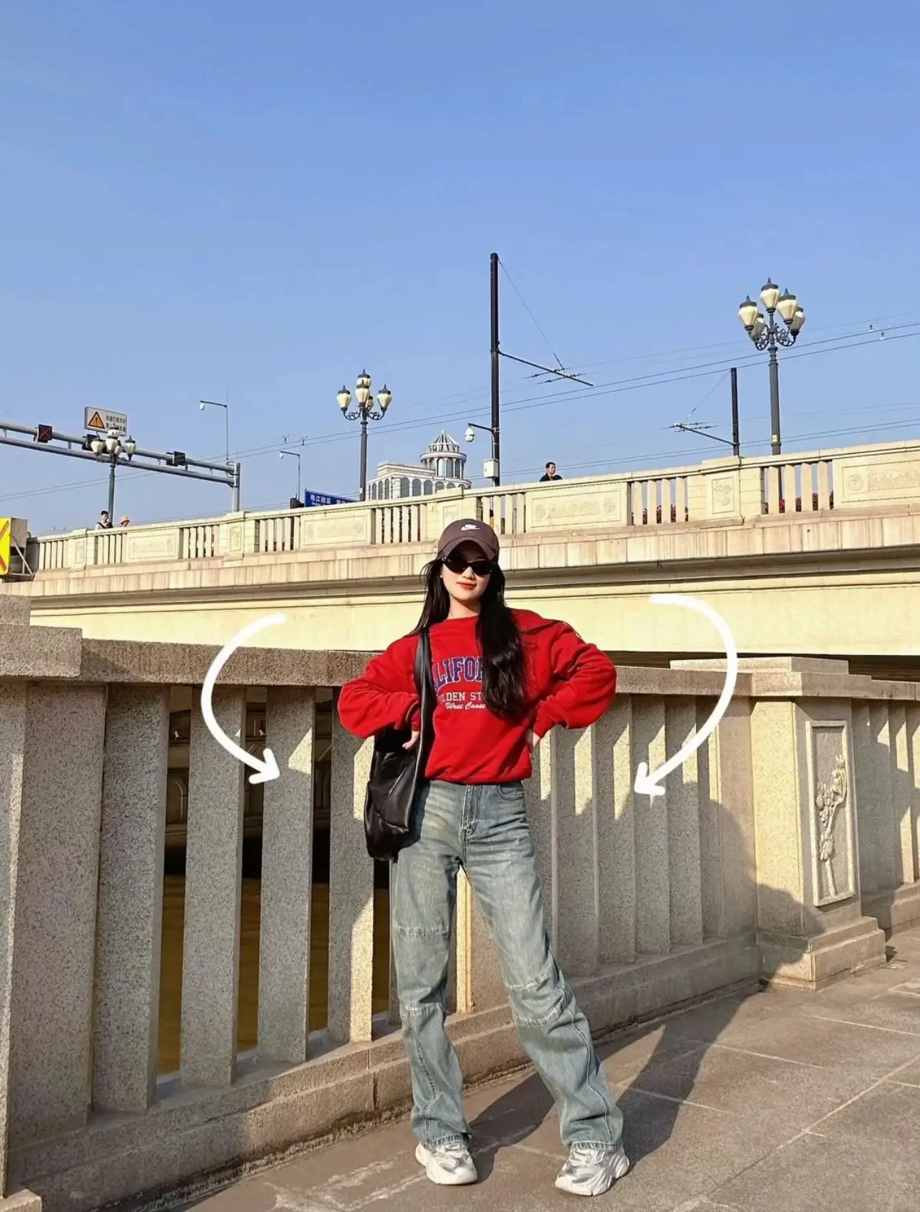 เทคนิคท่าโพสถ่ายรูปง่ายๆ 📸 | แกลเลอรีที่โพสต์โดย QuenTin Peel | Lemon8