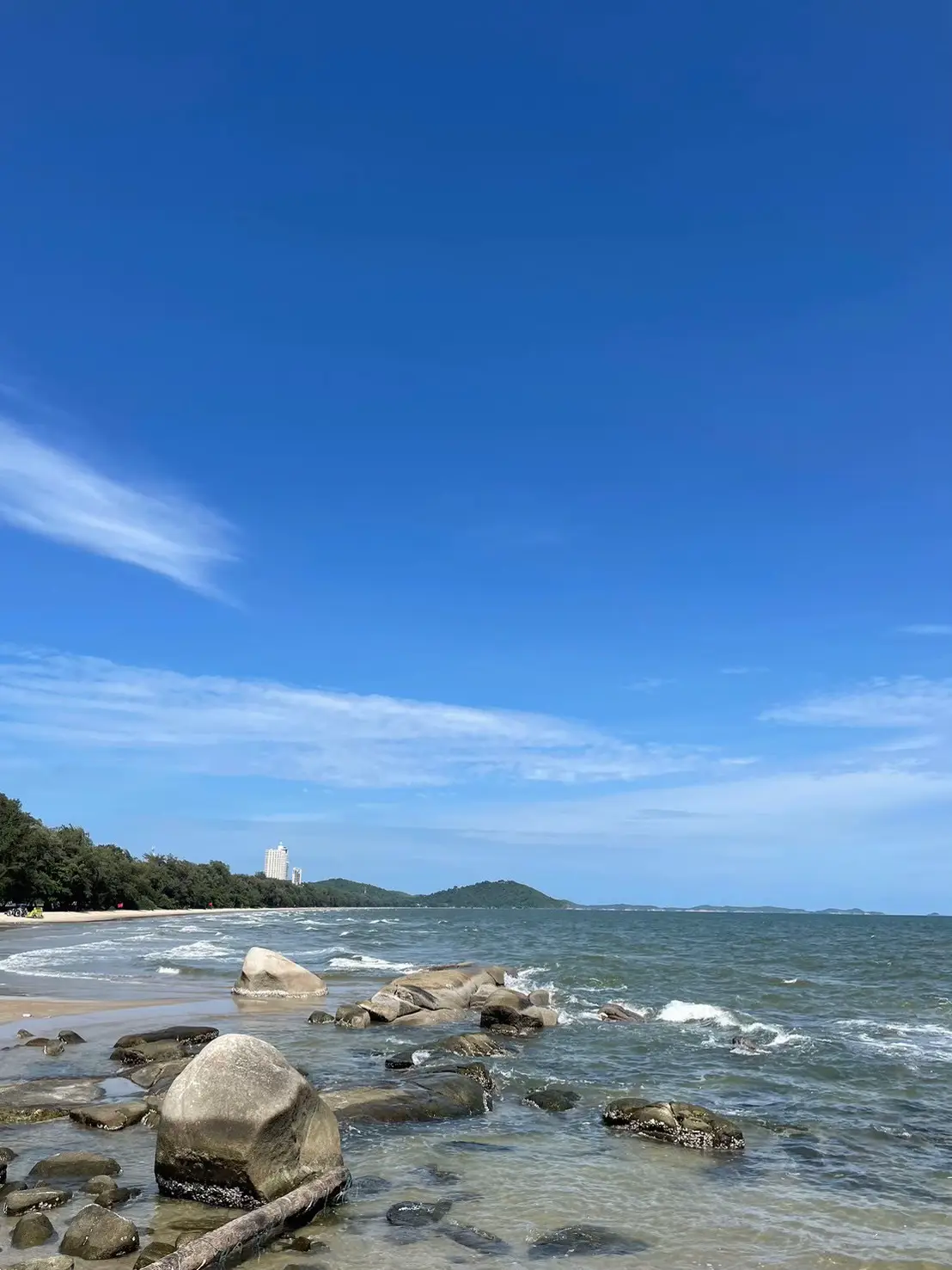 หาด(ไม่)ลับระยอง🌊🏝️🌅 | แกลเลอรีที่โพสต์โดย Thamonwan.N | Lemon8